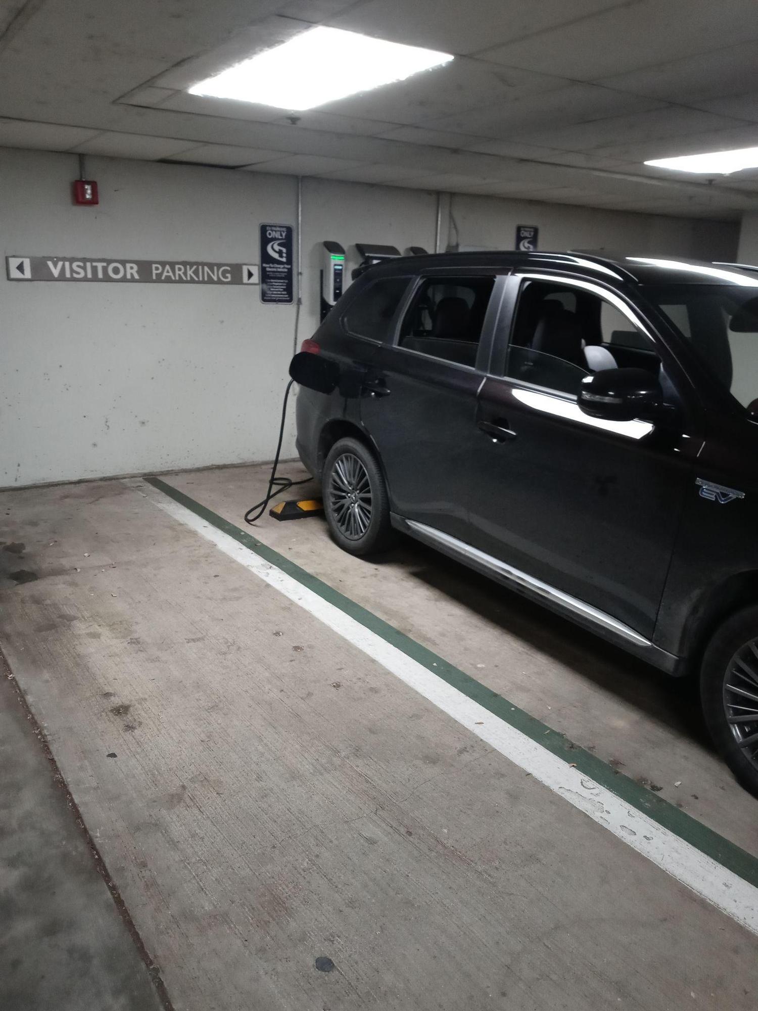 The Aberdeen | Dallas, TX | EV Station