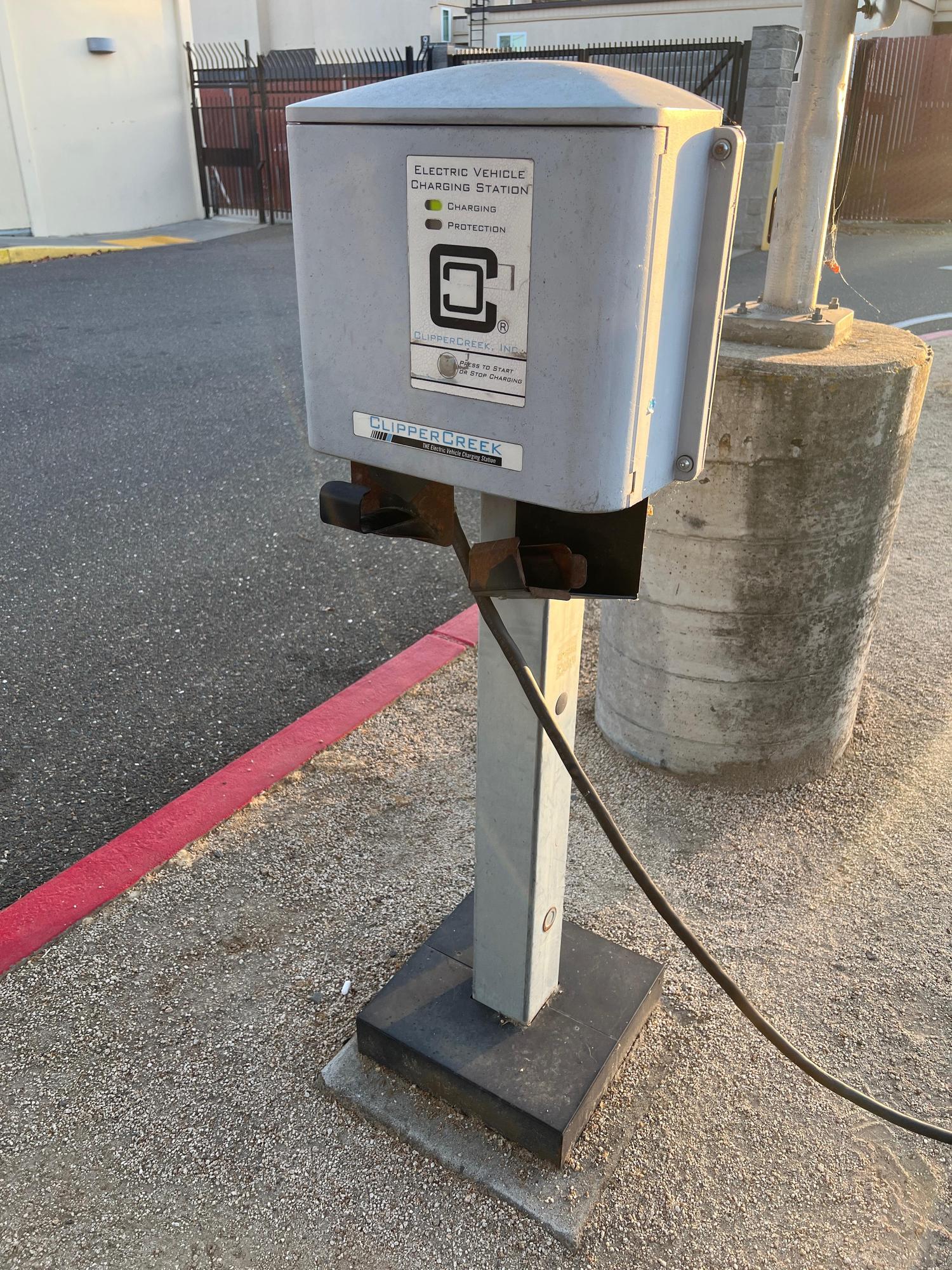 Carmichael Public Library | Carmichael, CA | EV Station