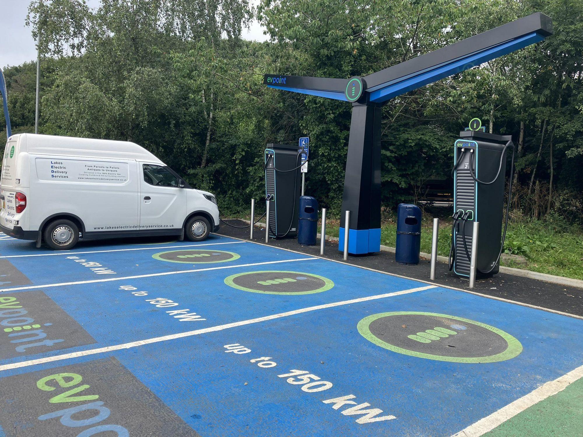 Esso EG Baynards Green | Baynards Green Service Station, Baynards Green ...