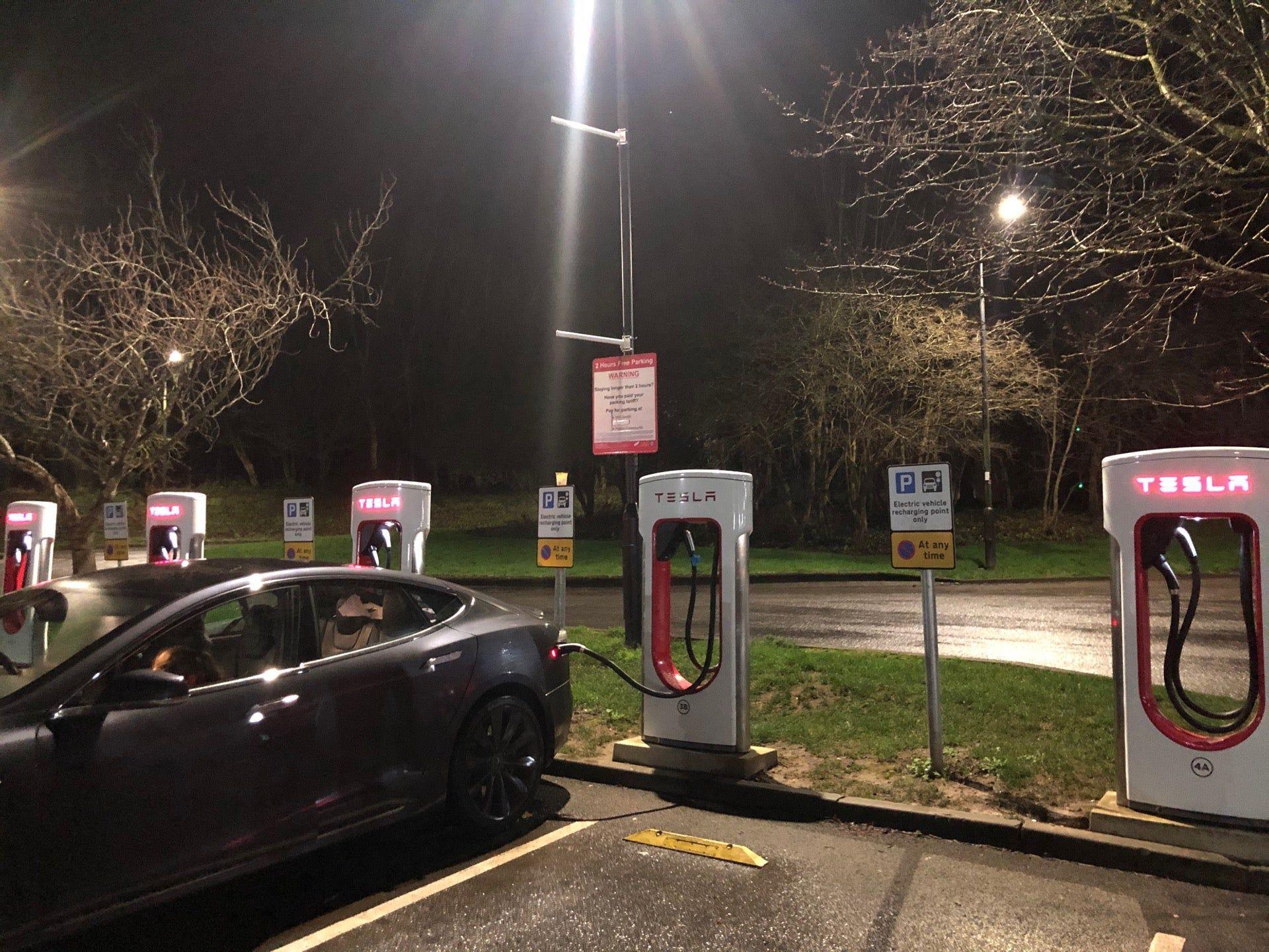 Welcome Break Gordano Services M5 (2) | Easton-in-Gordano, England | EV ...