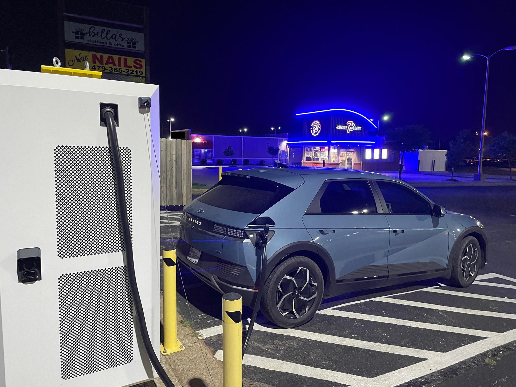 Harps Food Stores | Springdale, AR | EV Station