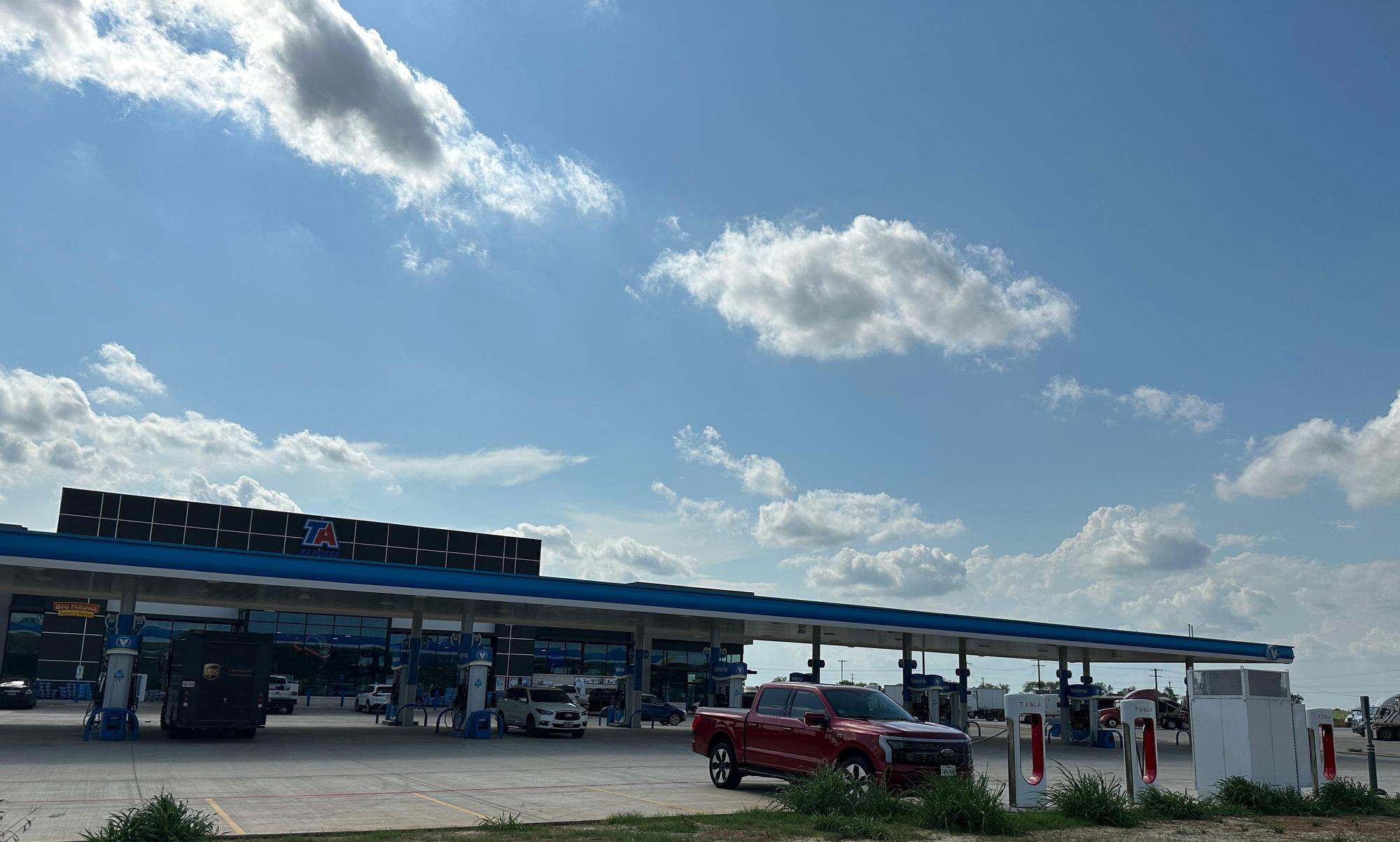 Rodeo Travel Center | Pleasanton, TX | EV Station