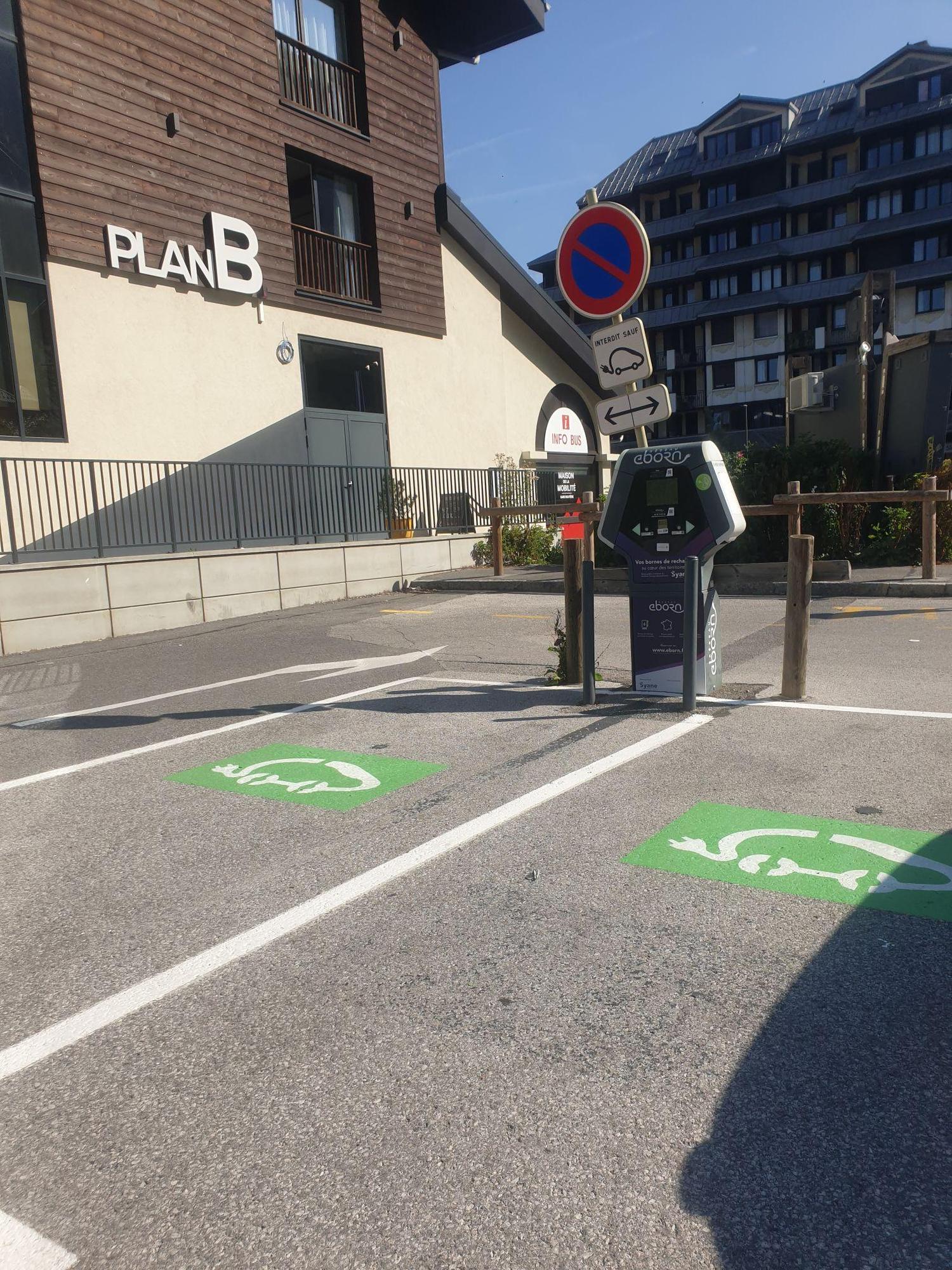 Parking Courmayeur | Chamonix-Mont-Blanc, Auvergne-Rhône-Alpes | EV Station