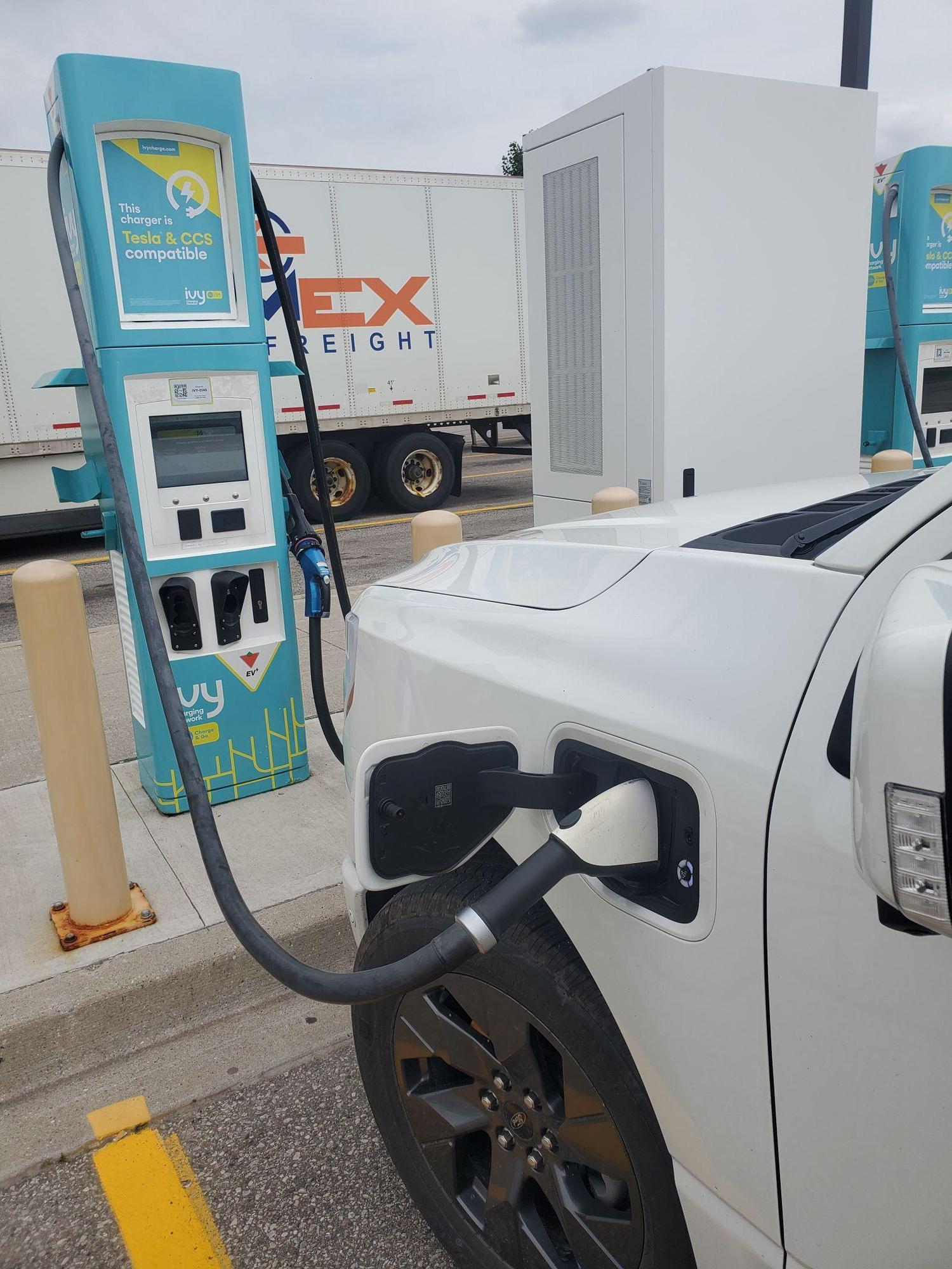 ONroute West Lorne 401-Westbound | Dutton, ON | EV Station