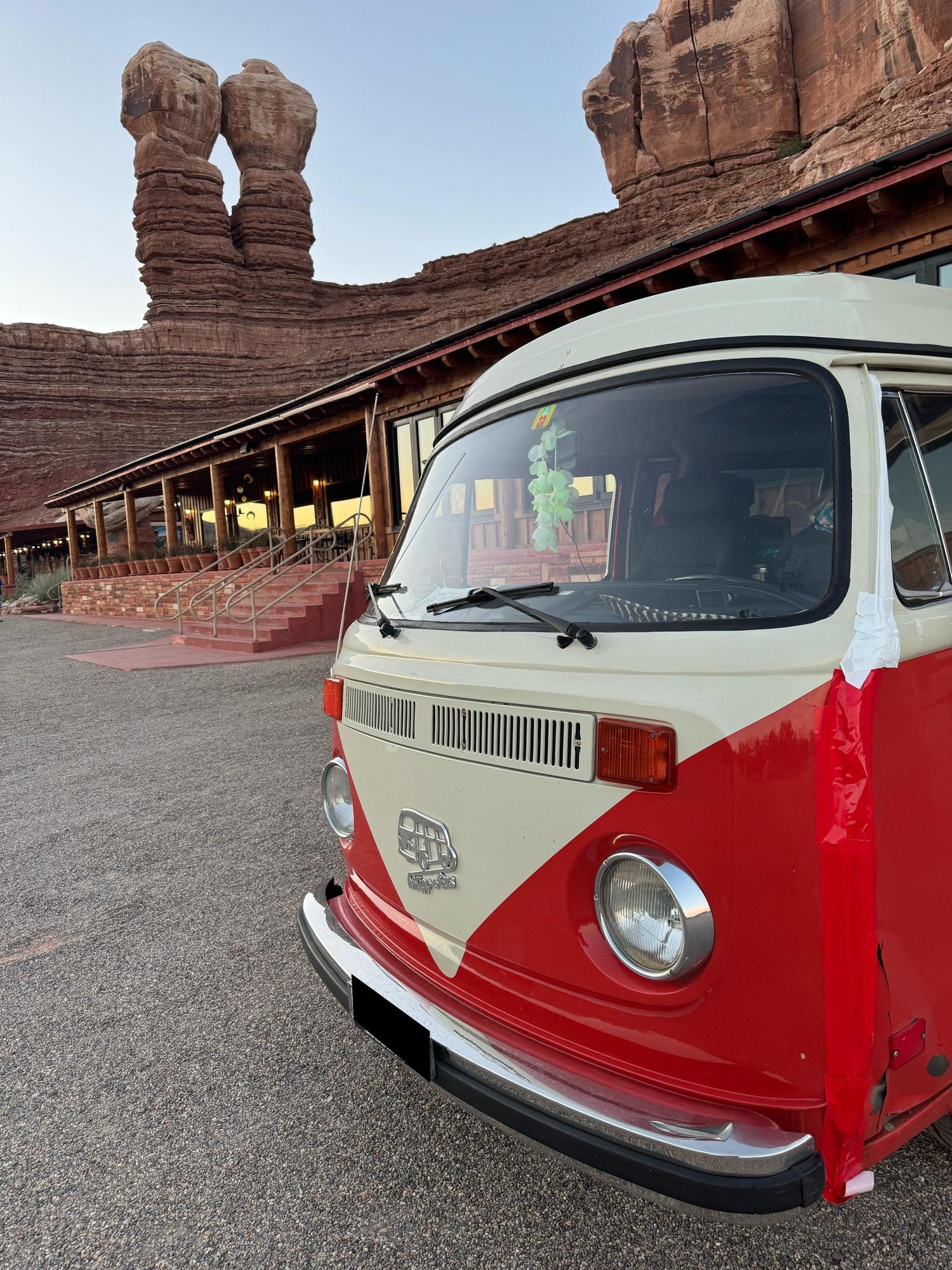 Twin Rocks Trading Post / Twin Rocks Cafe | Bluff, UT | EV Station
