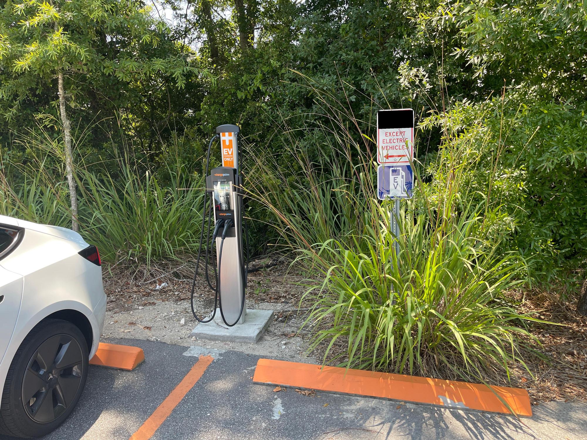 Baxter-Patrick James Island Library | Charleston, SC | EV Station