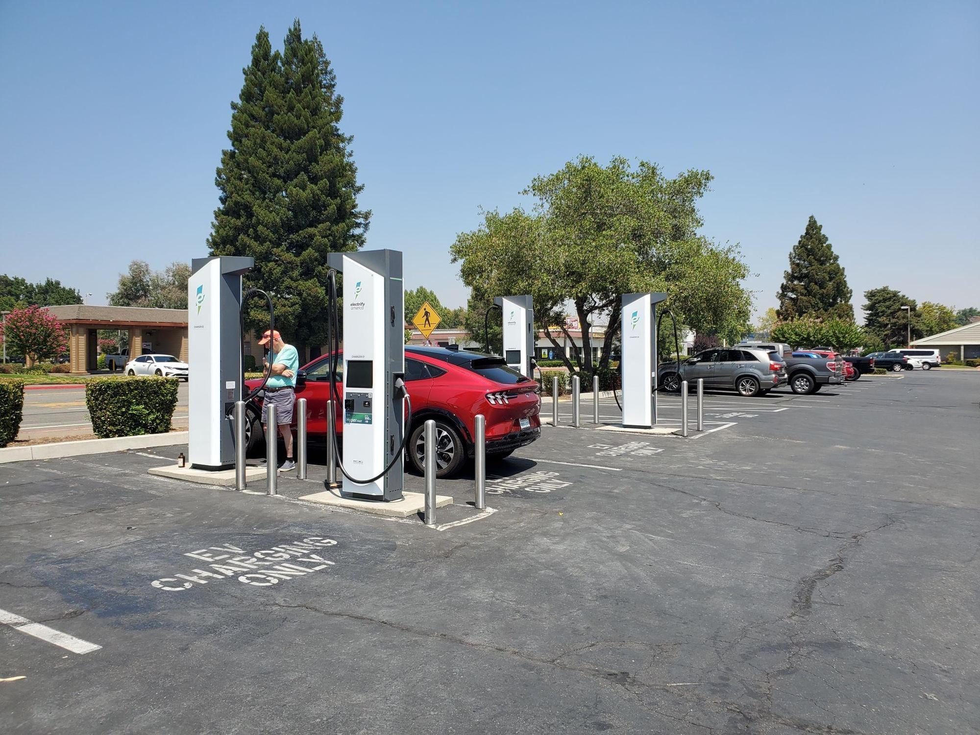 Safeway Anderson | Anderson, CA | EV Station