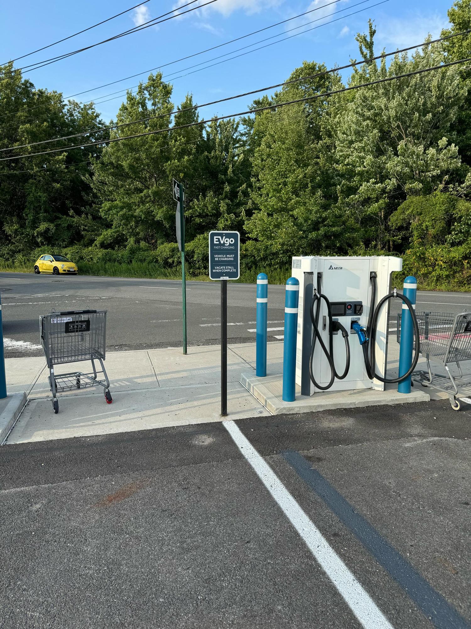 Expressway Plaza | New York, NY | EV Station