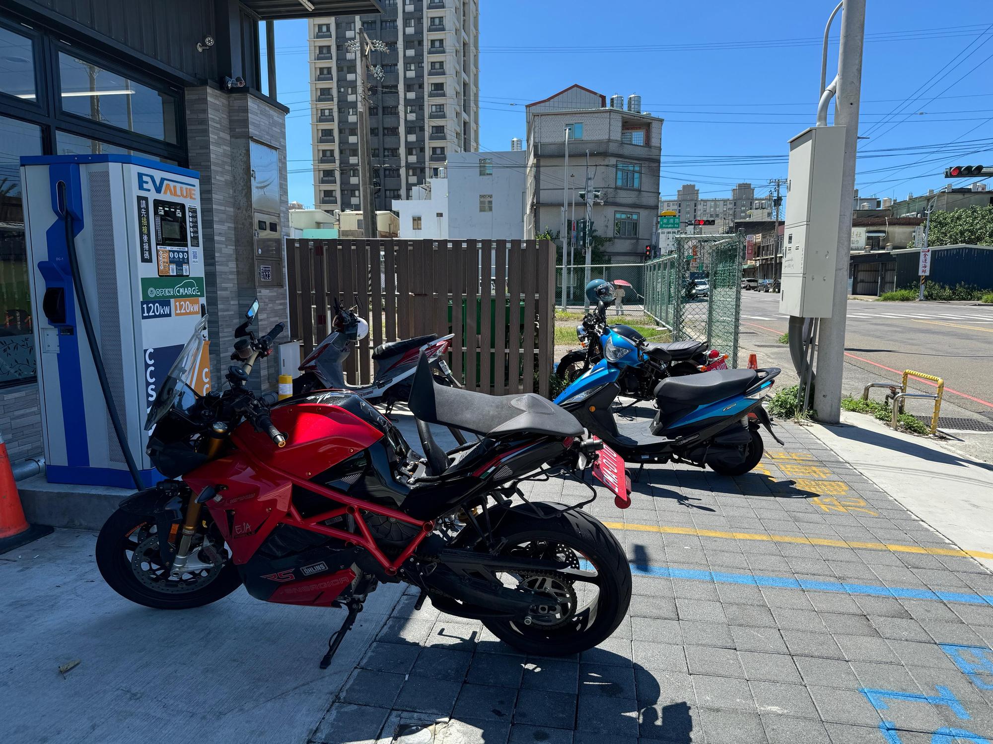 EVALUE 7-11_新竹冠亨門市 | 300新竹市北區東大路四段123號 | EV Station