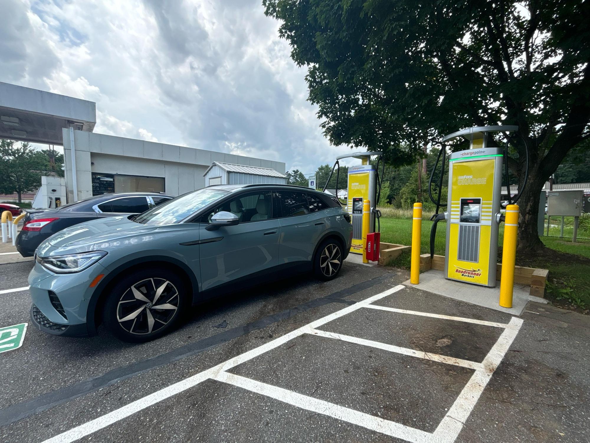 Roadrunner Market / BP Station | Asheville, NC | EV Station