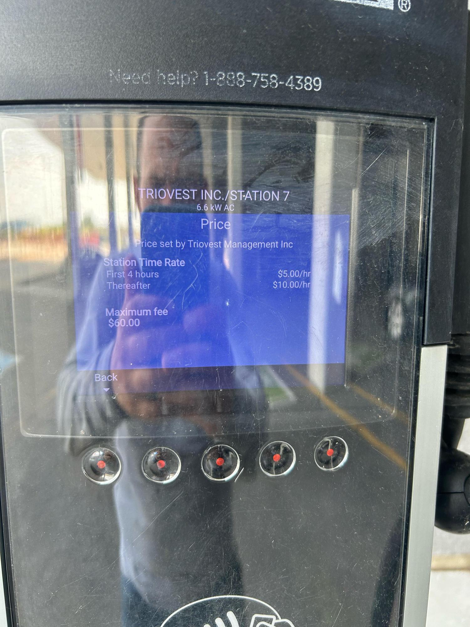 Spectrum Square West | Mississauga, ON | EV Station