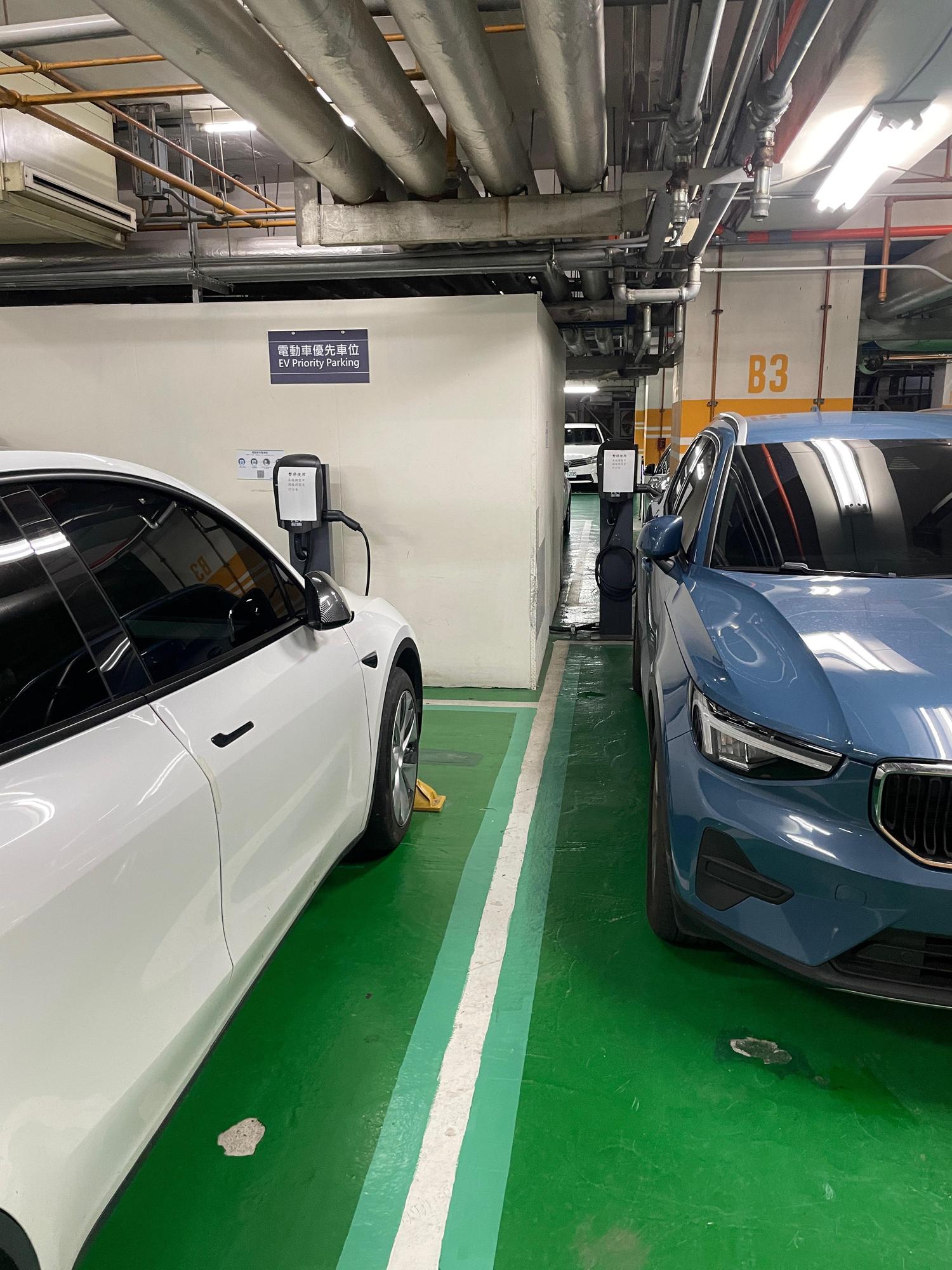 SOGO三多店-B3 (Coming Soon) | 806高雄市前鎮區三多三路217號 | EV Station