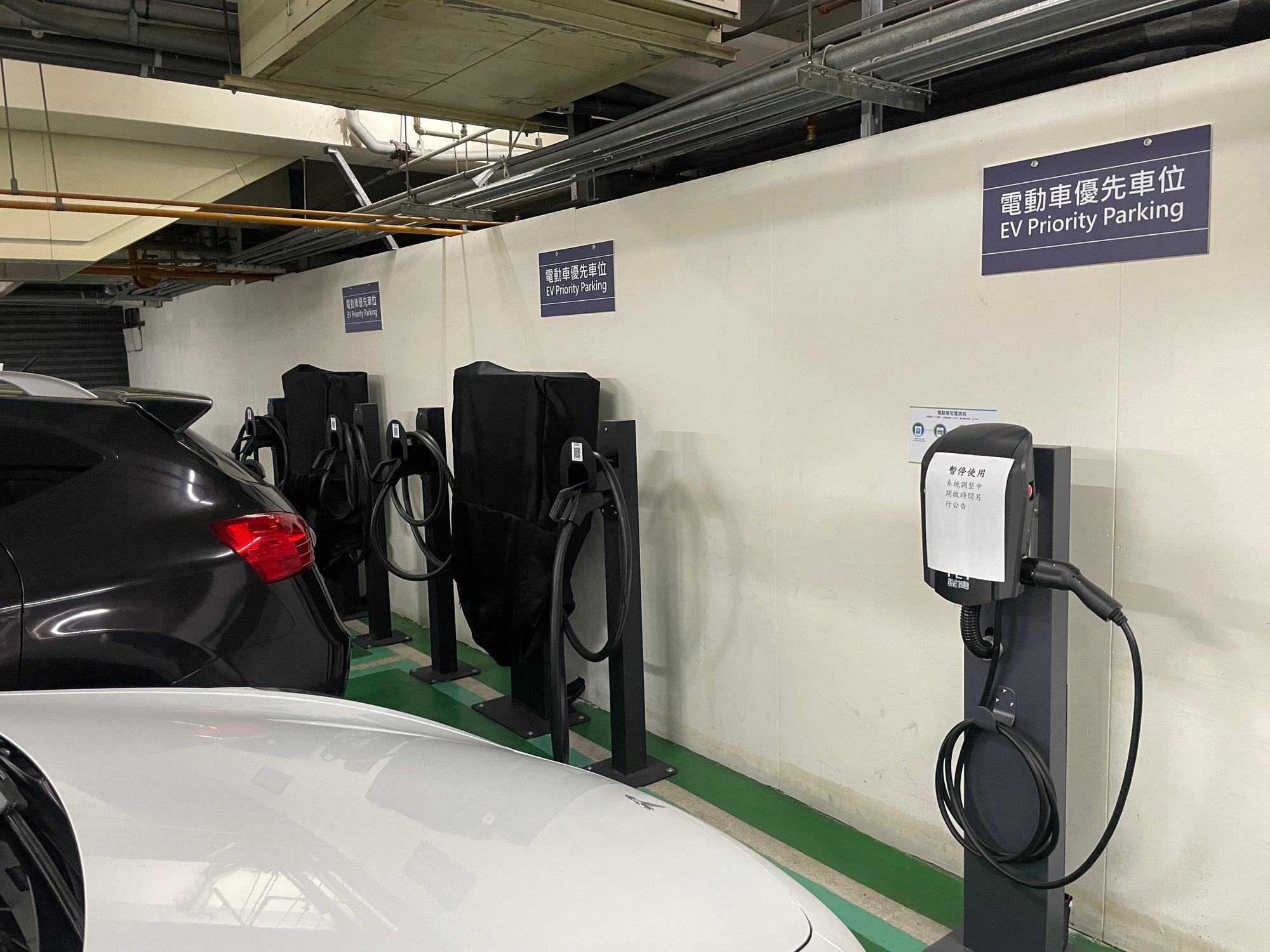 SOGO三多店-B3 (Coming Soon) | 806高雄市前鎮區三多三路217號 | EV Station