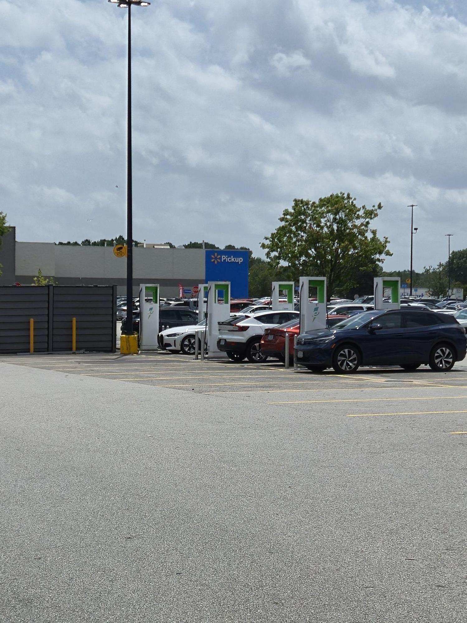 Walmart Supercenter | Newport News, VA | EV Station