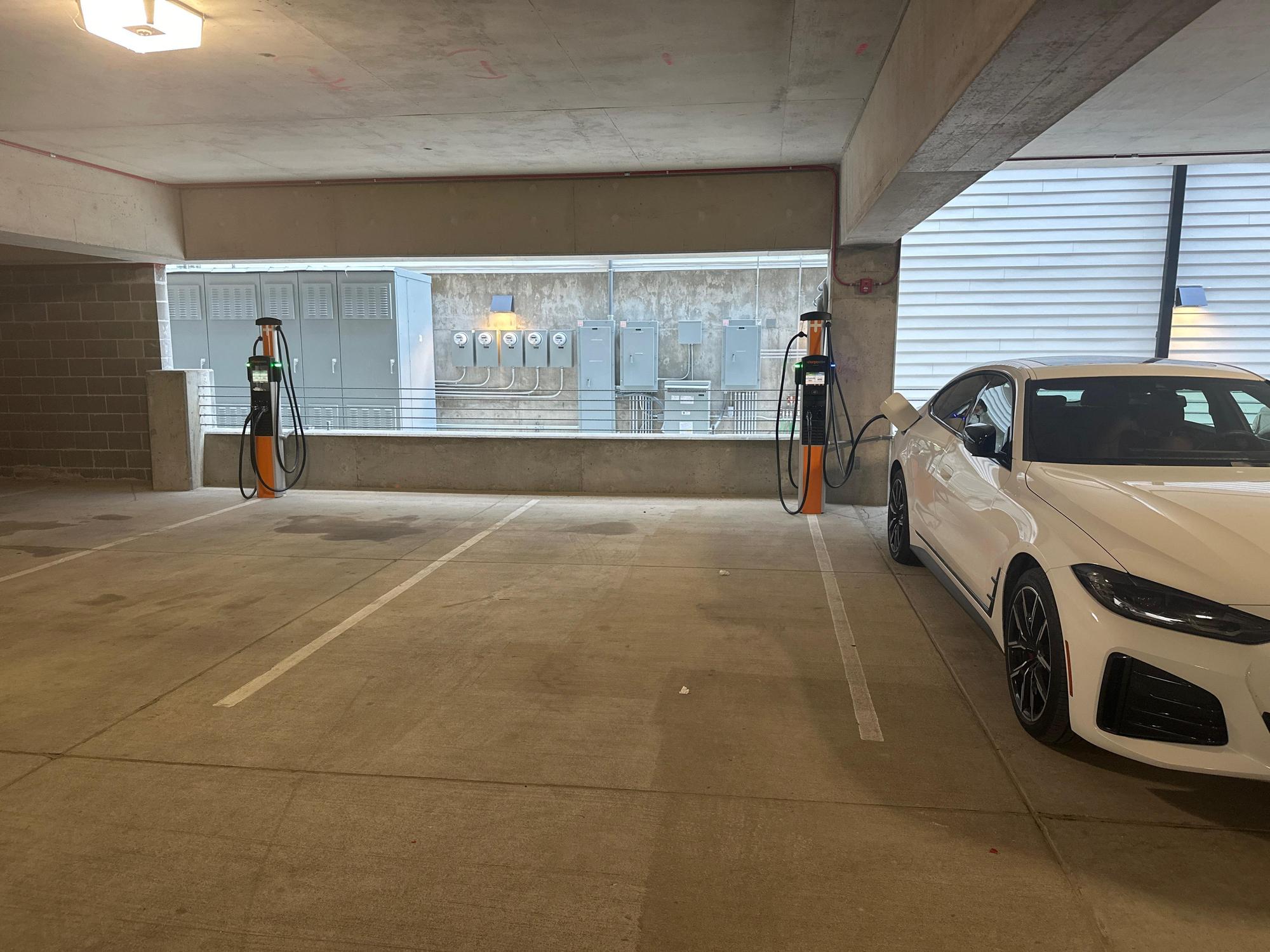 901 Farnam St Building | Omaha, NE | EV Station