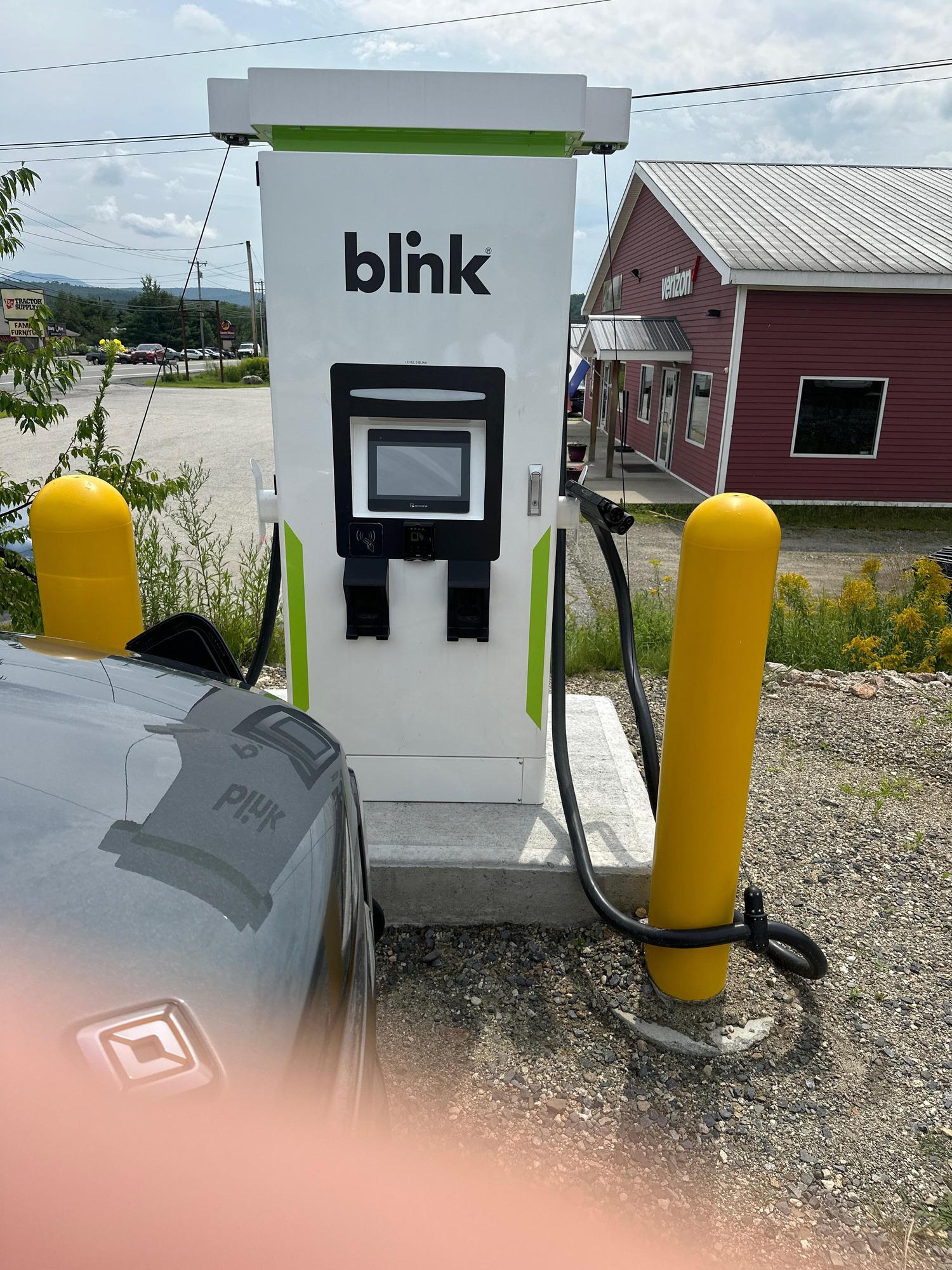 Crosstown Motors Chrysler Dodge Jeep Ram Fiat | Littleton, NH | EV Station