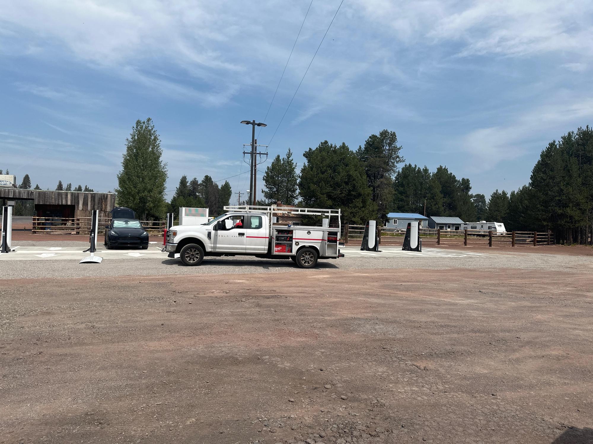 Diamond Lake Junction Cafe | Chemult, OR | EV Station