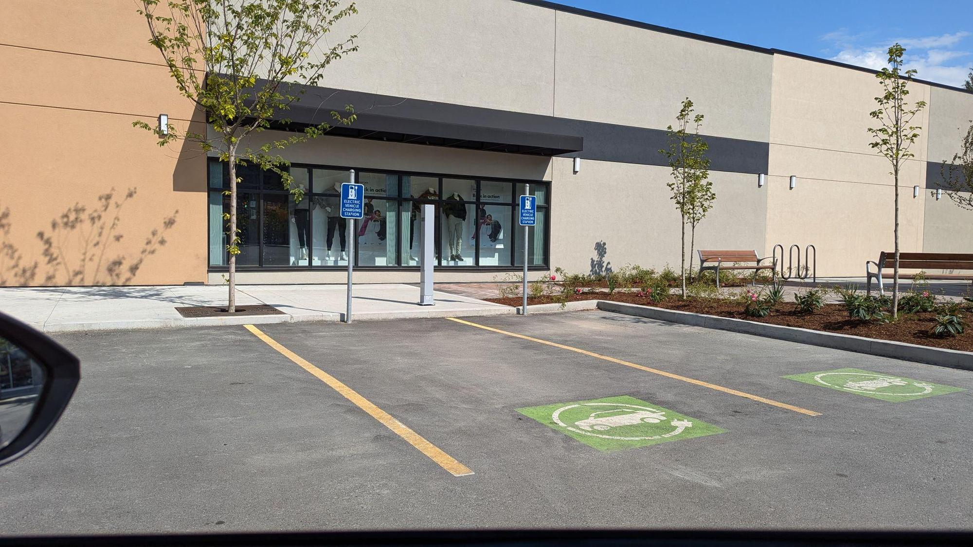 Chilliwack Mall - Sport Chek | Chilliwack, BC | EV Station