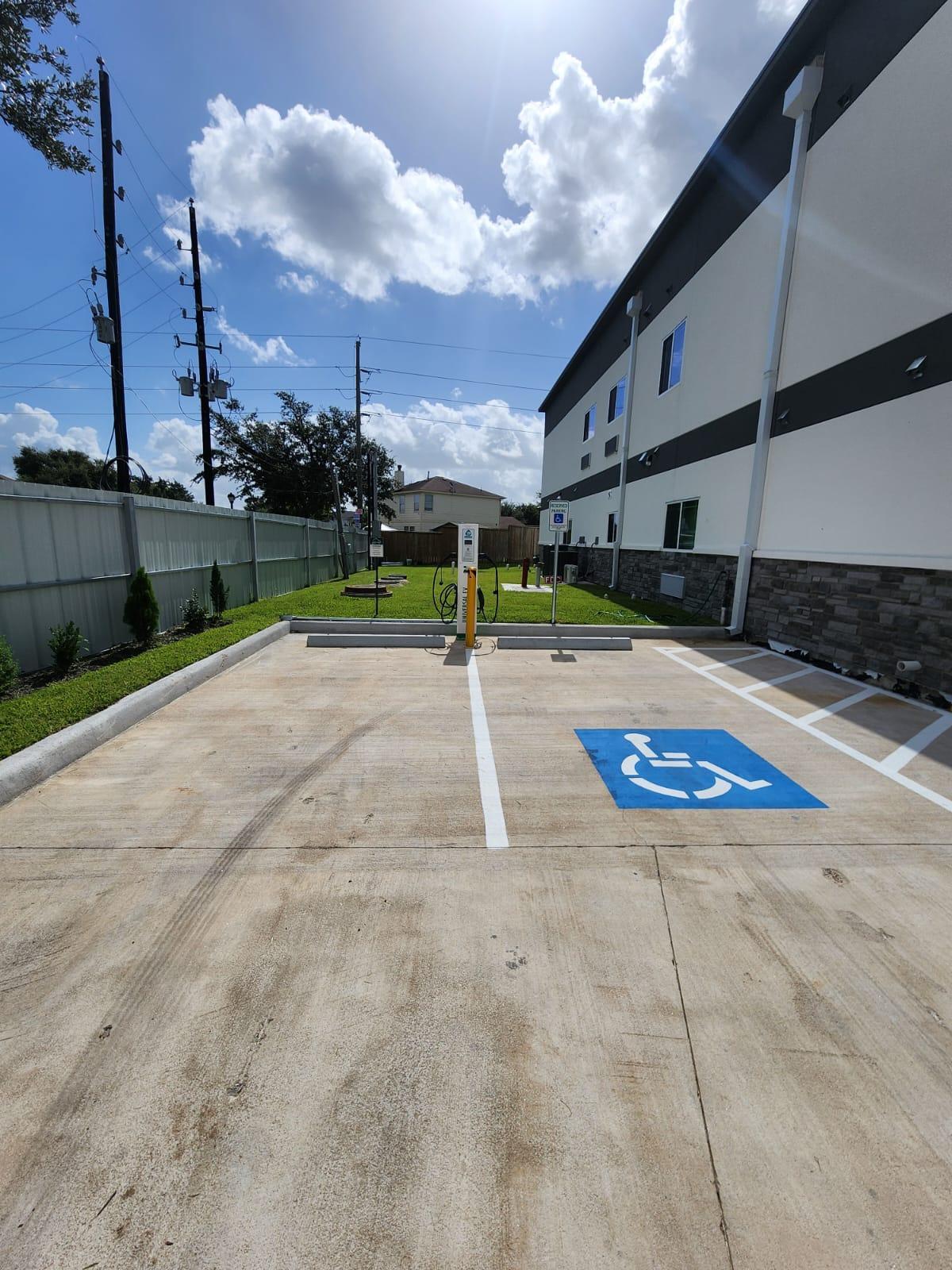 Elite Inn & Suites | Houston, TX | EV Station