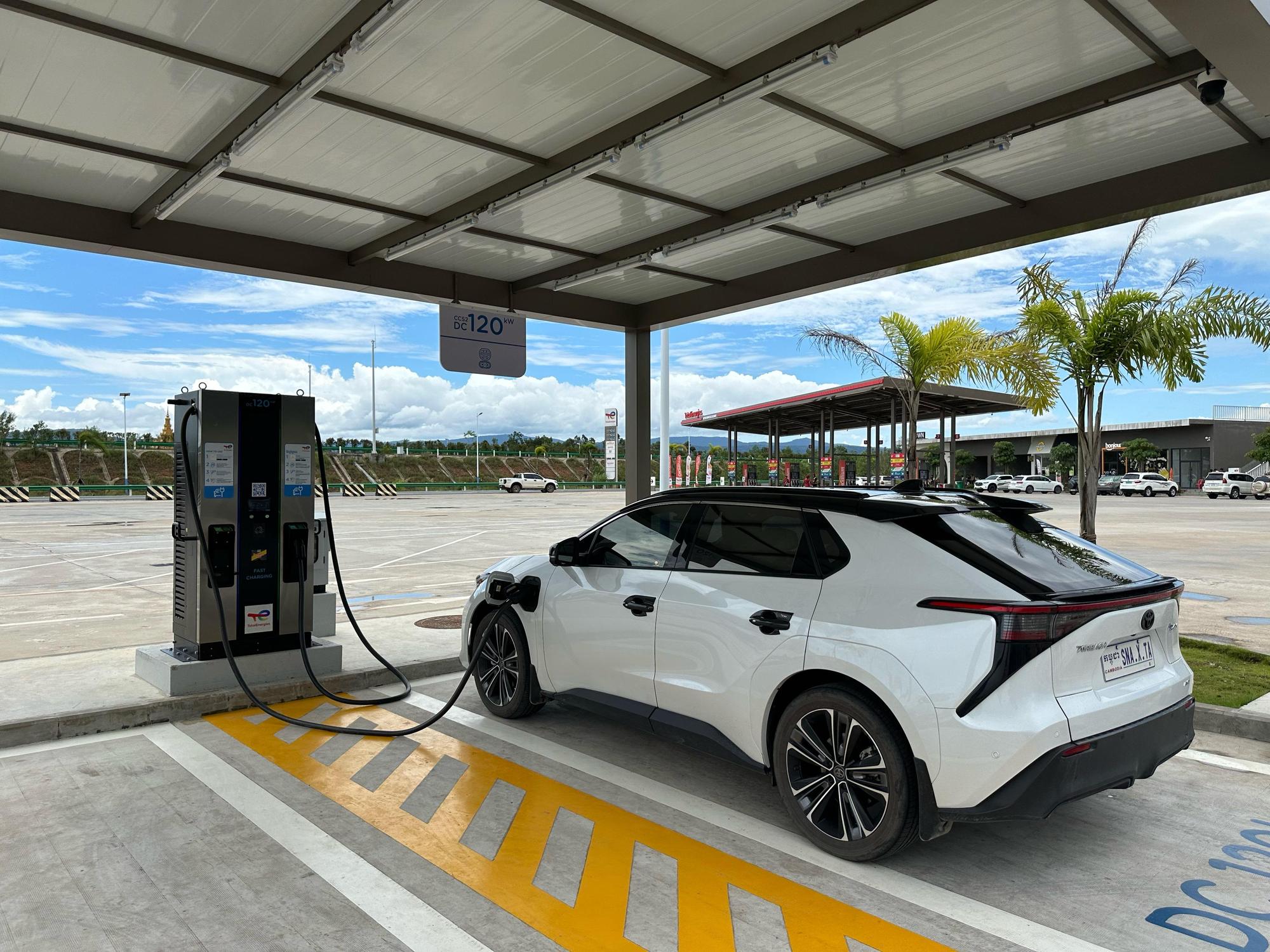 Total Engegies (South) Kompong Seila | 4X47+W9, Cambodia | EV Station