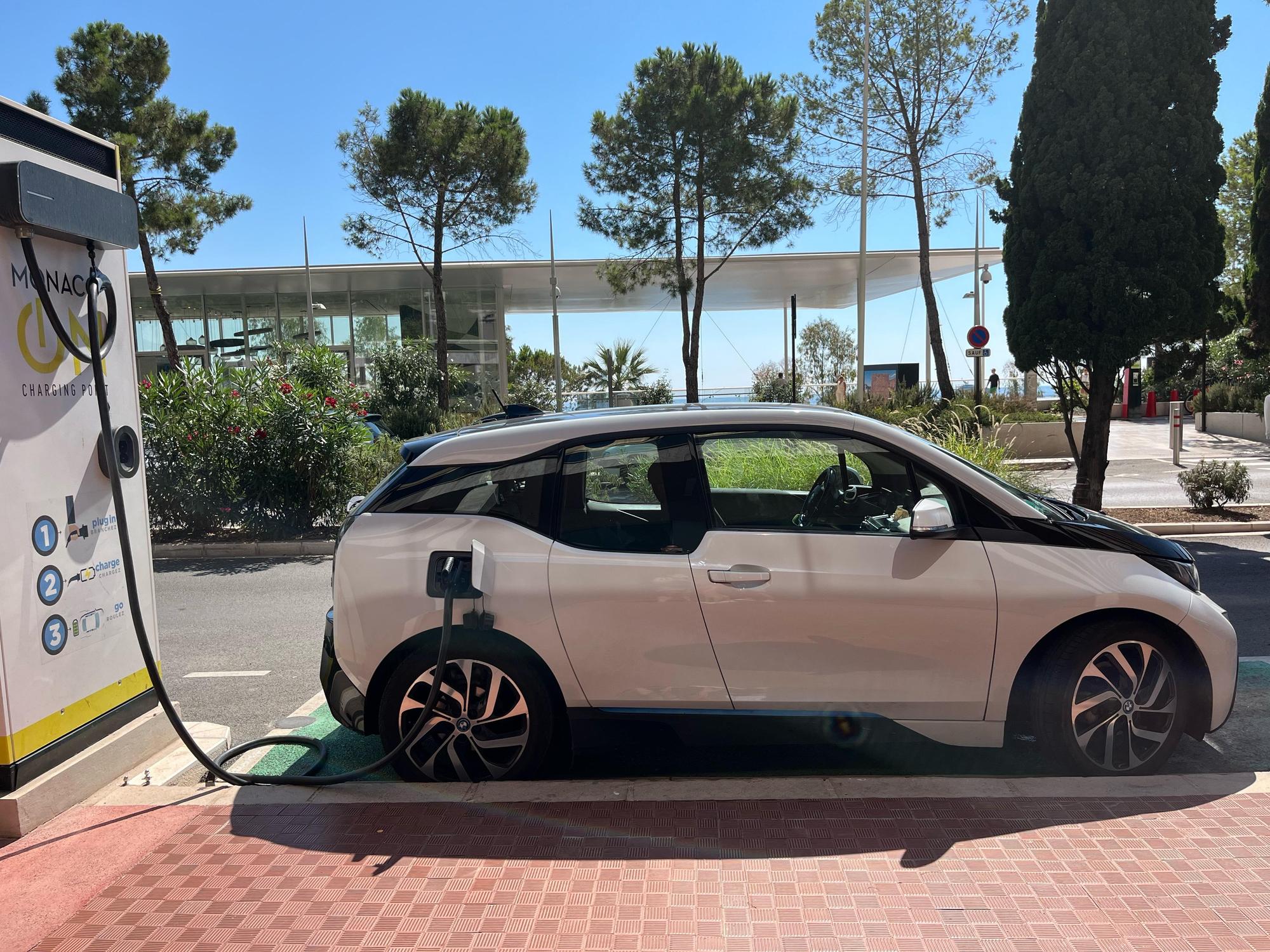 Monaco On Avenue Princesse Grace | 27 Av. Princesse Grace, 98000 Monaco ...