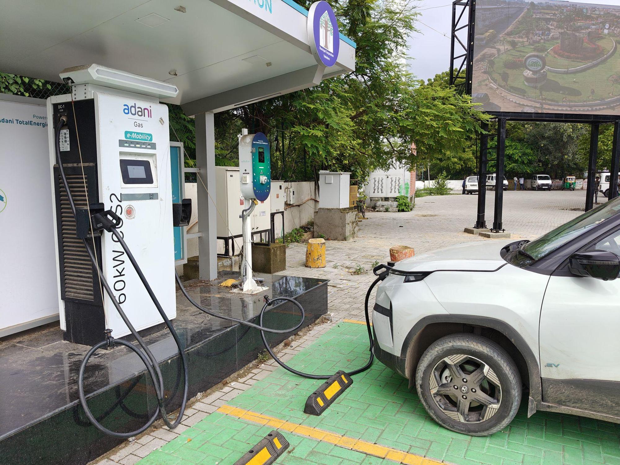 Sayajirao nagar grub VMC - Adani | Vadodara, GJ | EV Station