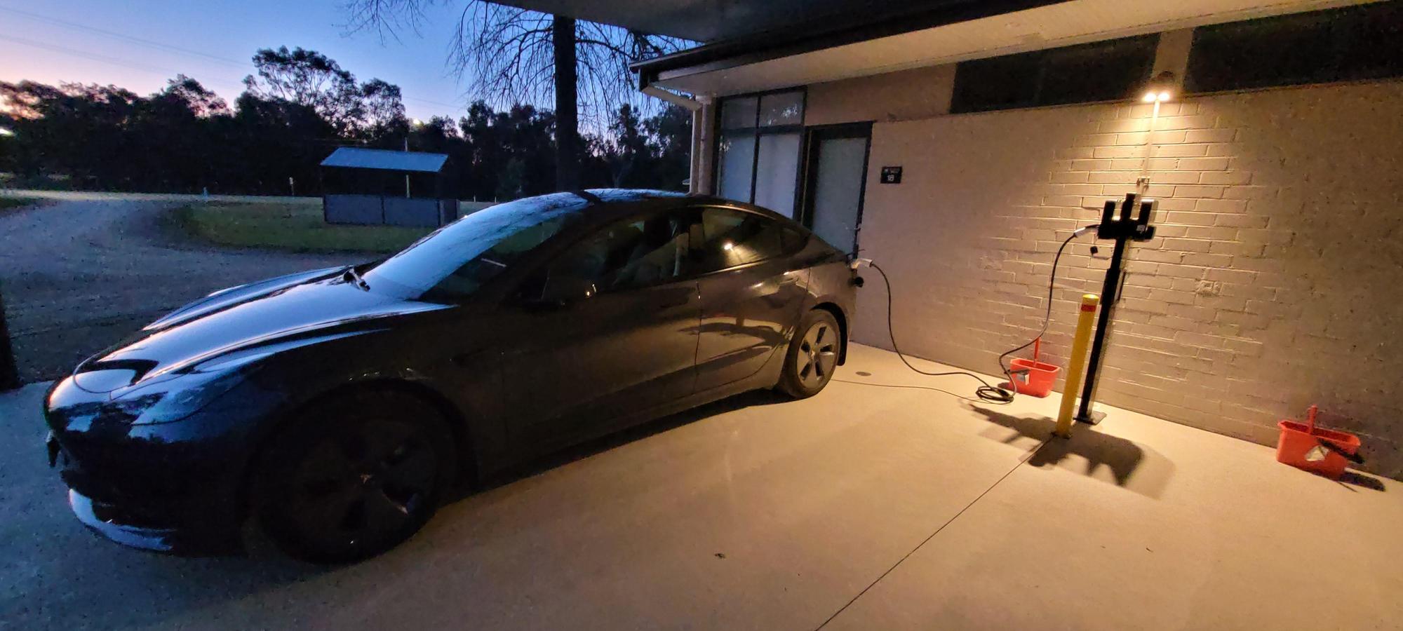 Holbrook Motel | Holbrook, NSW | EV Station