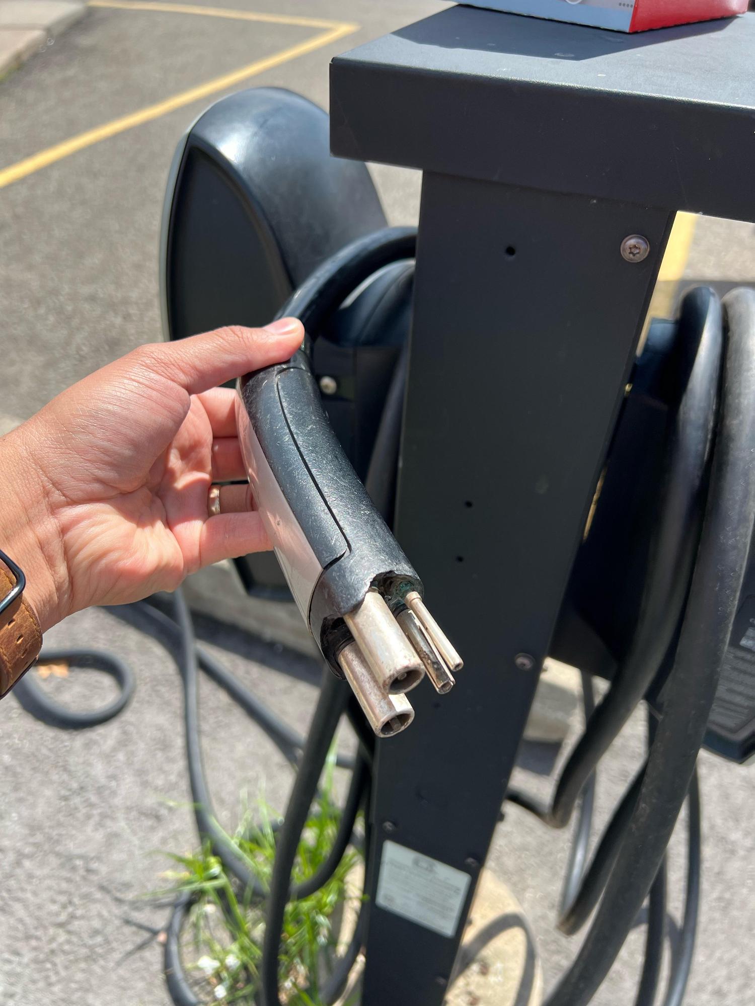 Pendale Plaza | St. Catharines, ON | EV Station