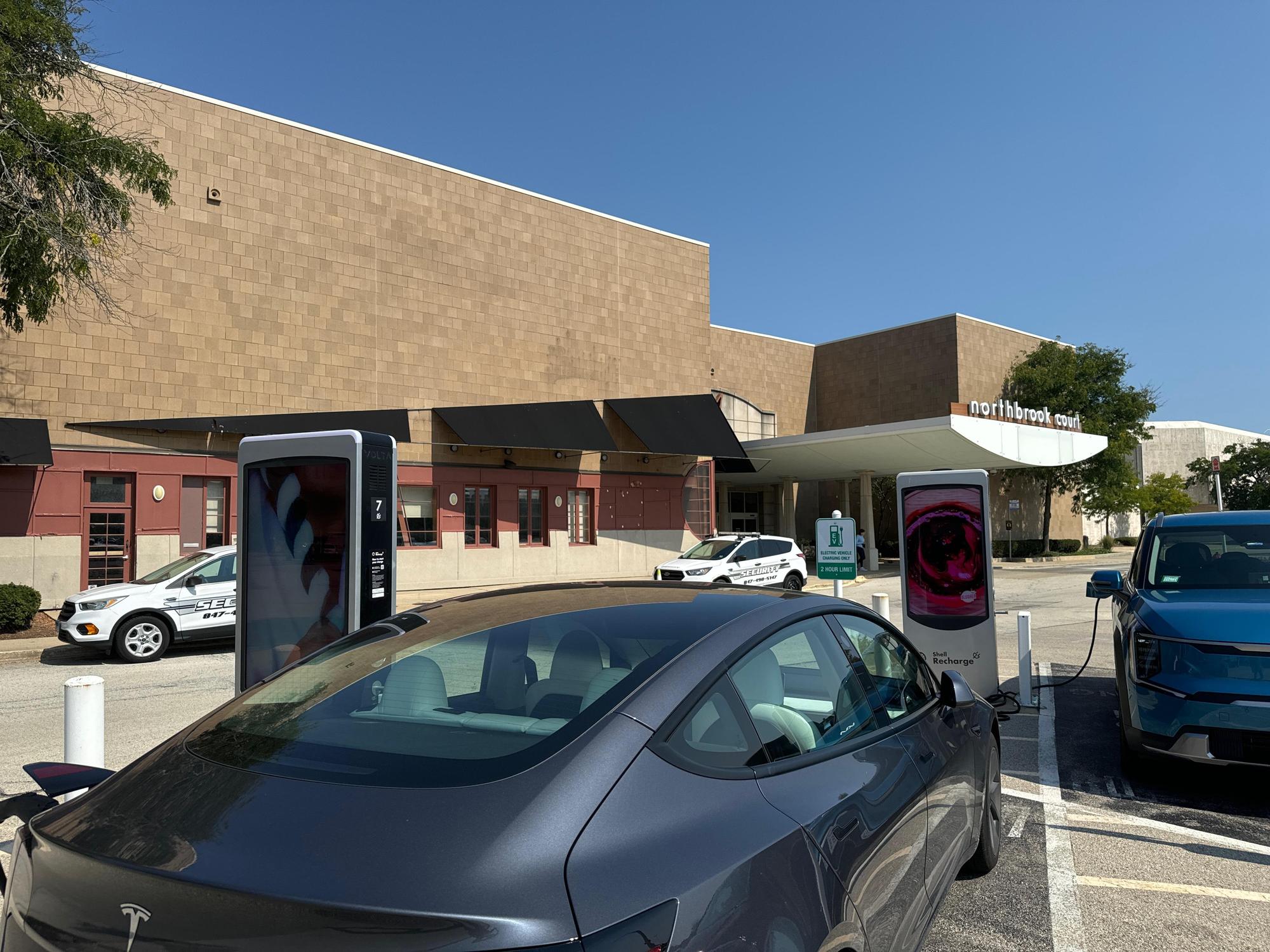 Northbrook Court - AMC | Northbrook, IL | EV Station