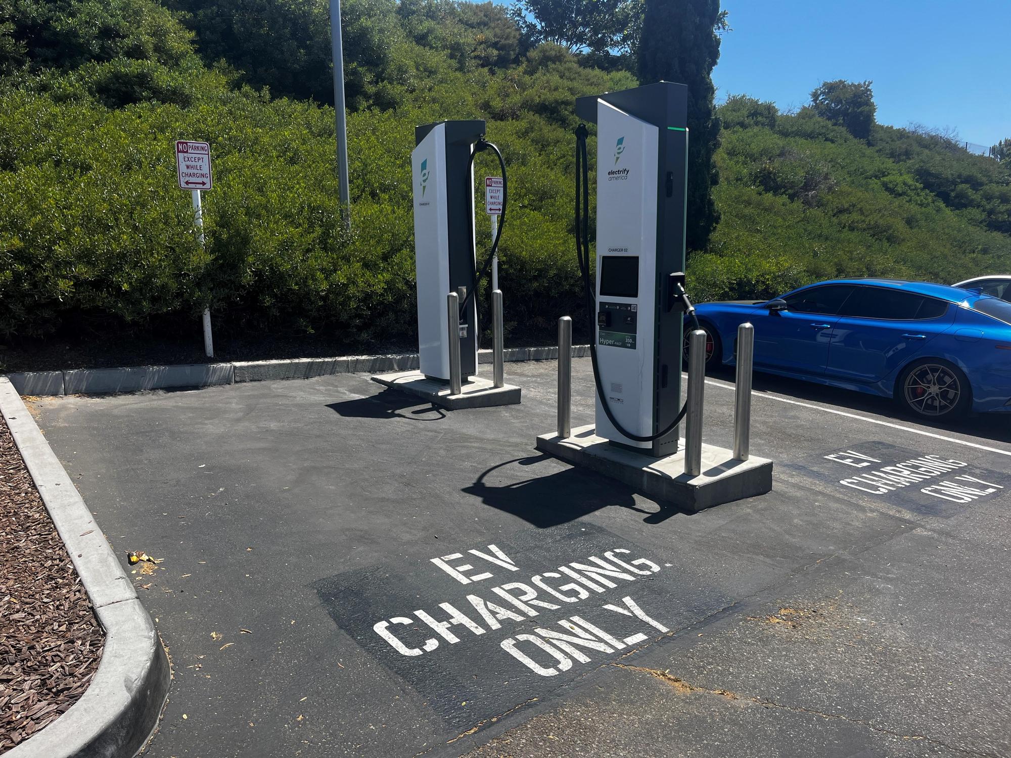 Carlsbad Premium Outlets | Carlsbad, CA | EV Station