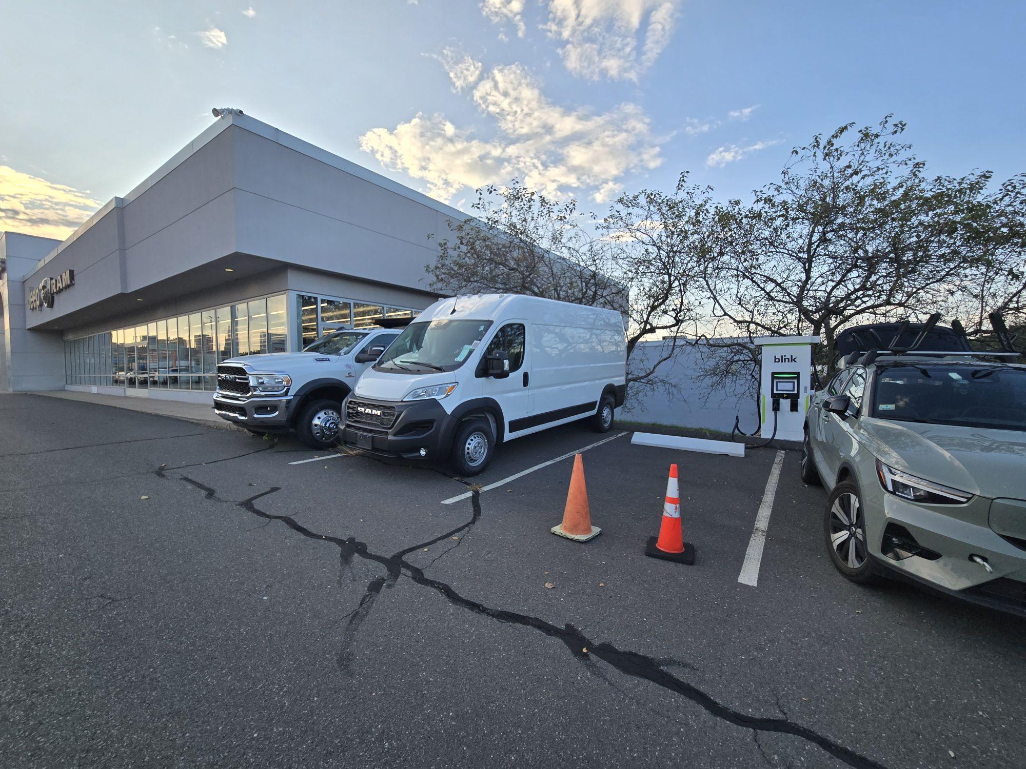 Gengras Chrysler Dodge Jeep | East Hartford, CT | EV Station