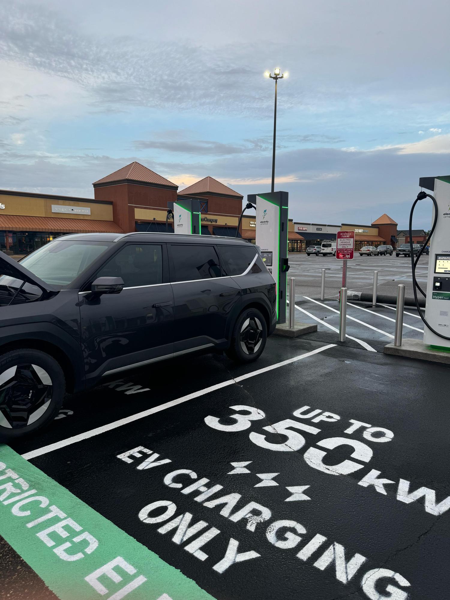 Simon Albertville Premium Outlets | Albertville, MN | EV Station