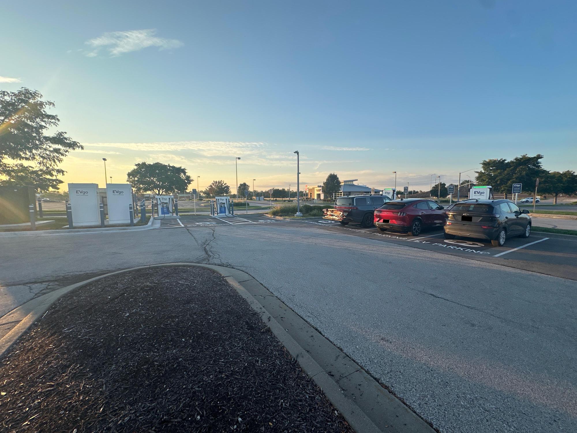 Tiffany Springs Market Center - Target | KCMO, MO | EV Station