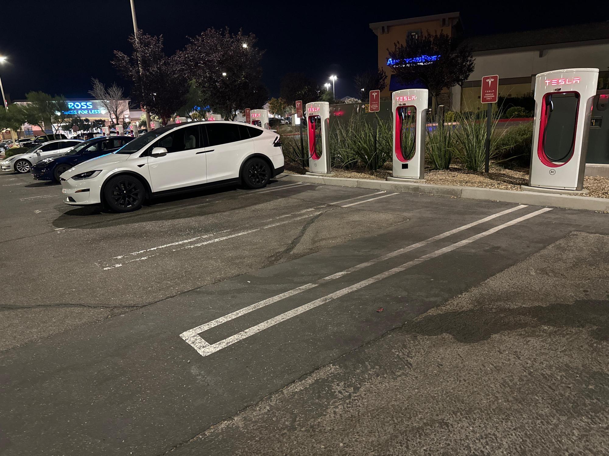 Target (1) | Hesperia, CA | EV Station