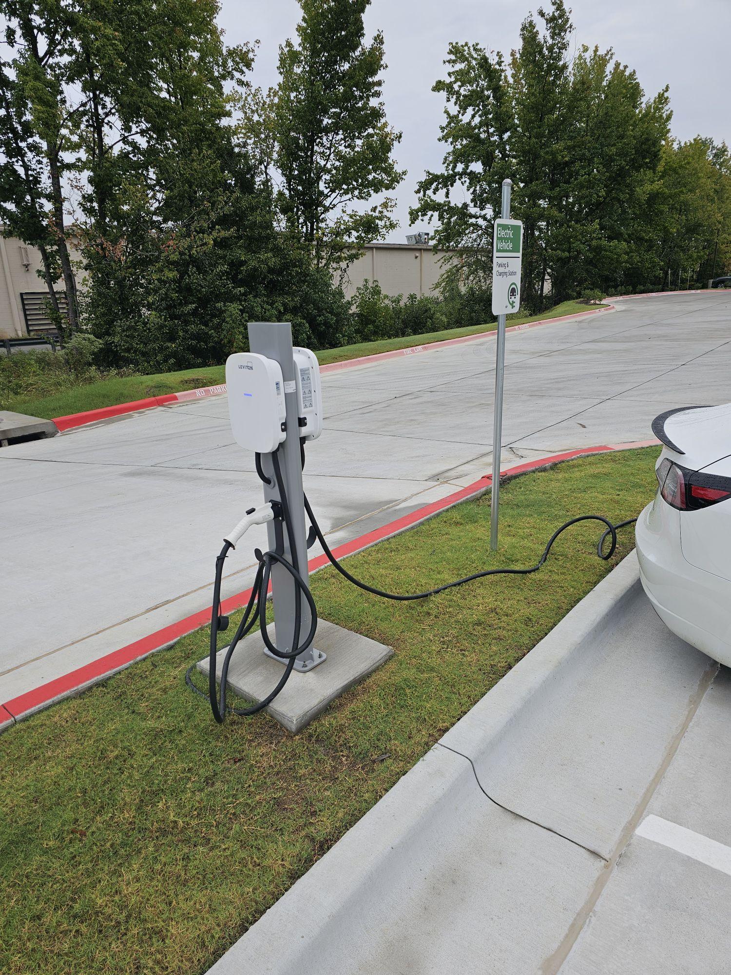 Holiday Inn Express Cabot | Cabot, AR | EV Station