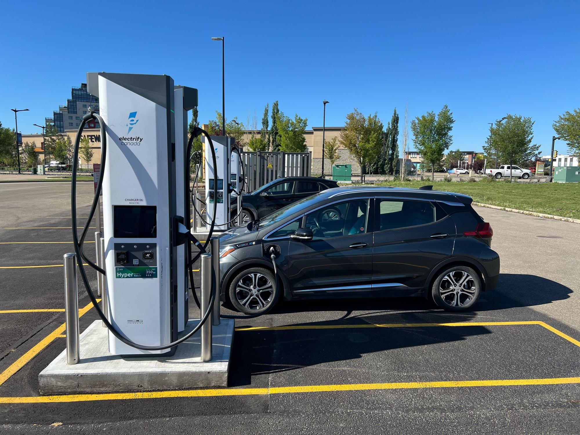 Canadian Tire | Edmonton, AB | EV Station