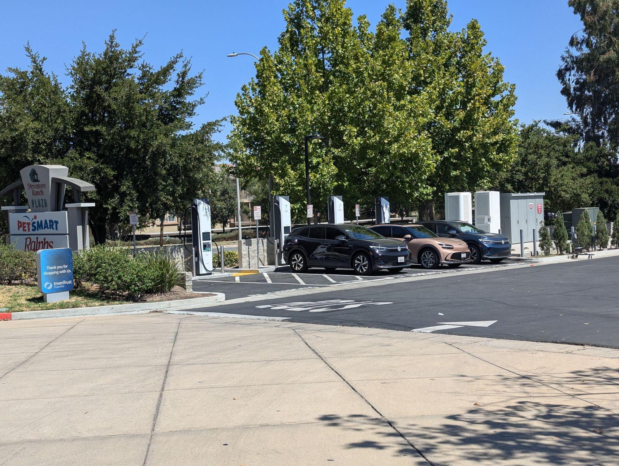 Stevenson Ranch Plaza | Stevenson Ranch, CA | EV Station
