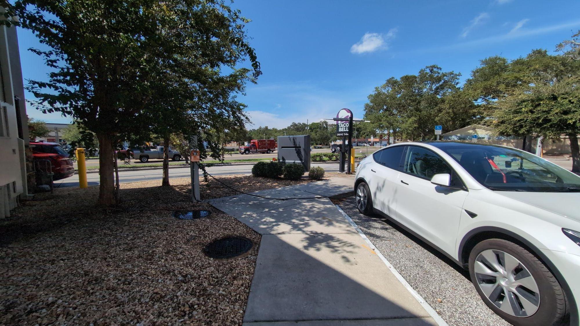 ChargePoint at Taco Bell | St. Petersburg, FL | EV Station