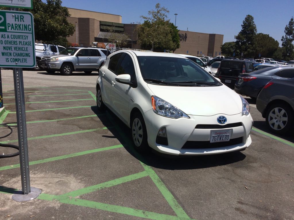 Larwin Square | Tustin, CA | EV Station