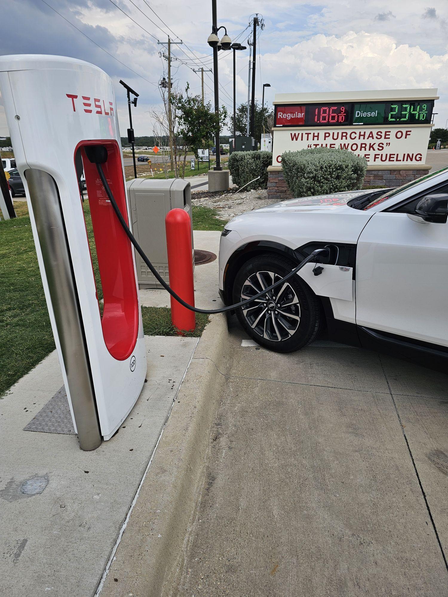Buc-ee's Temple, TX | Mercedes-Benz High-Power Charging | Temple, TX ...