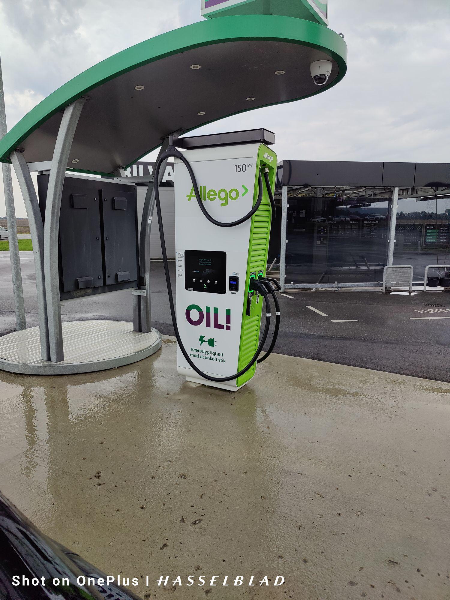 Oil Tankstation | Hesselvang 1, 8500 Grenå, Danmark | EV Station