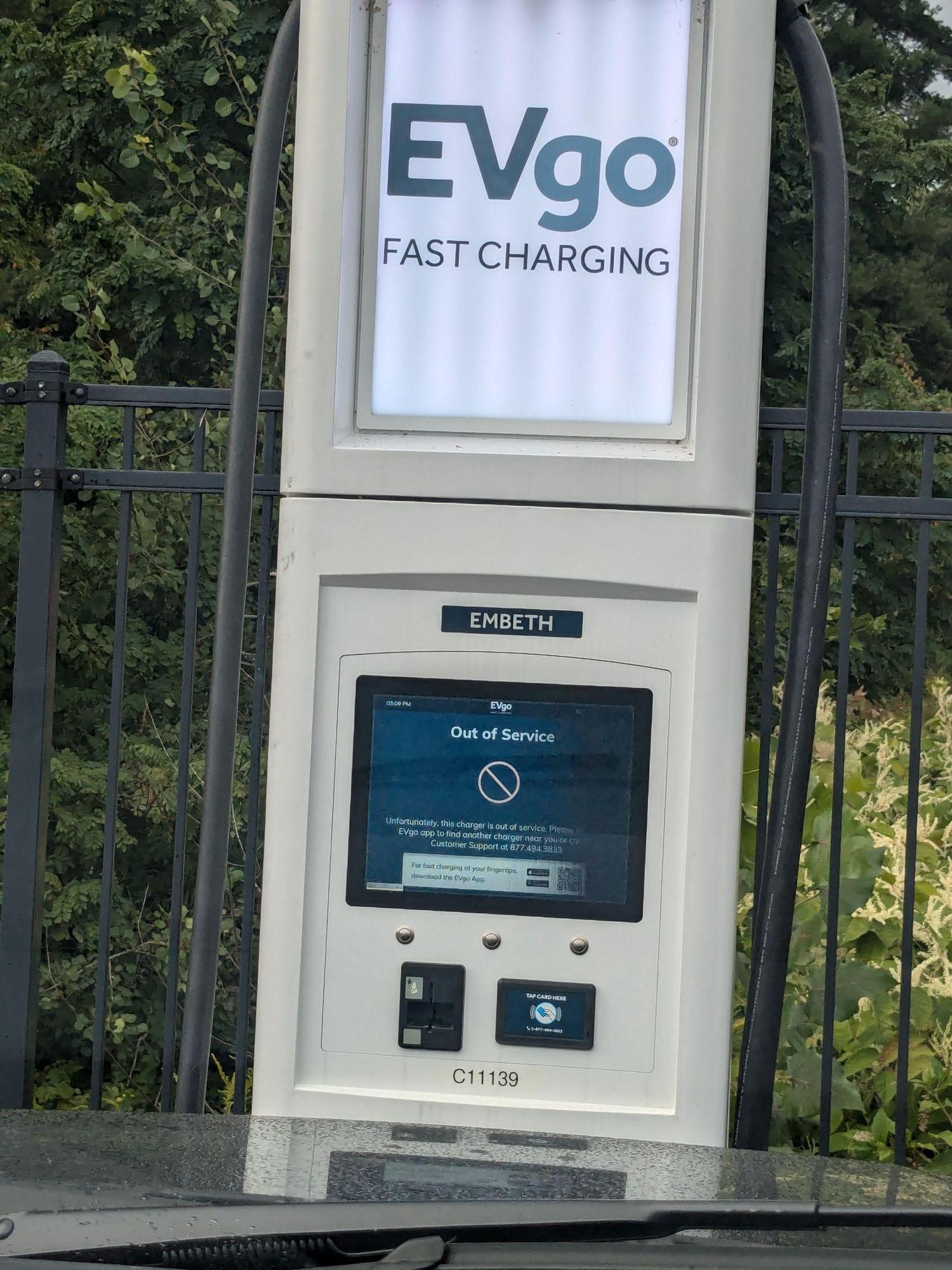 Holiday Inn Express Sturbridge | Sturbridge, MA | EV Station