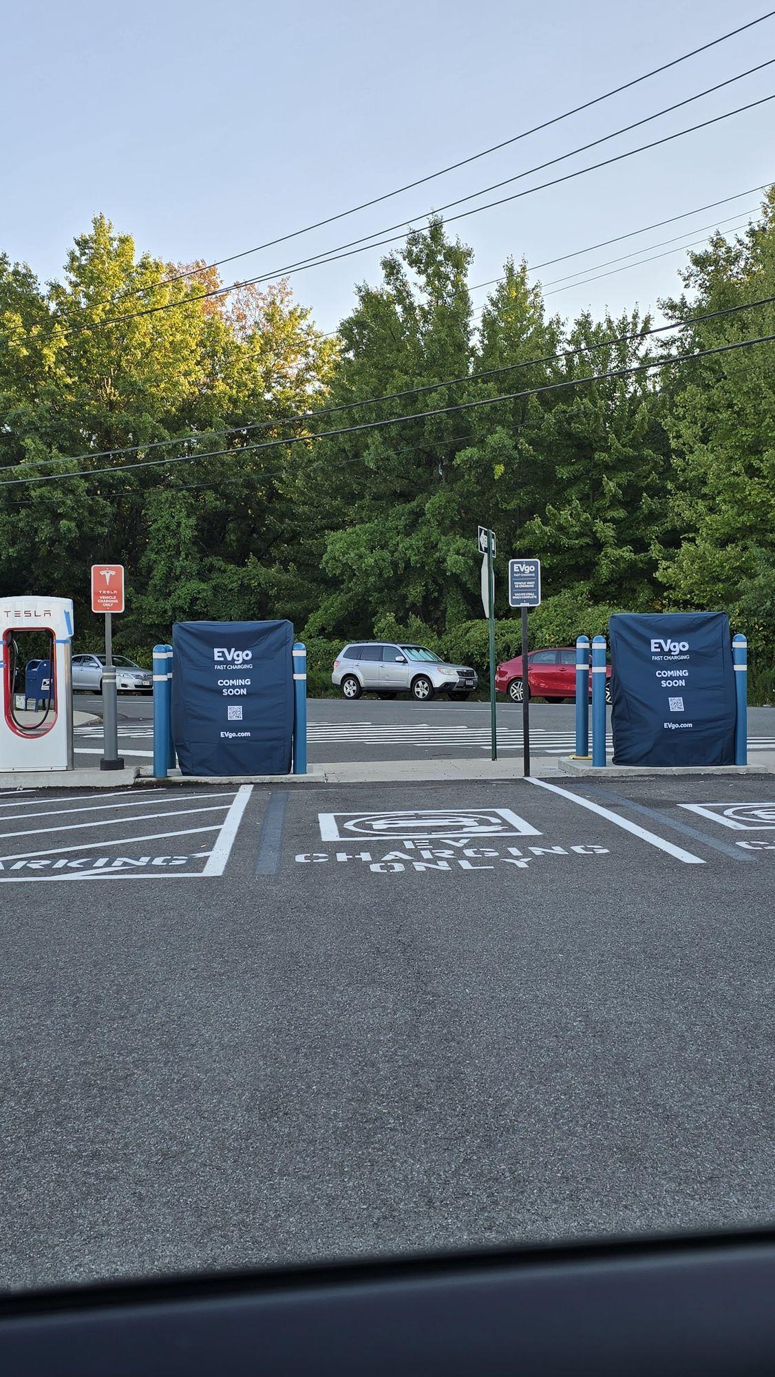 Expressway Plaza | New York, NY | EV Station