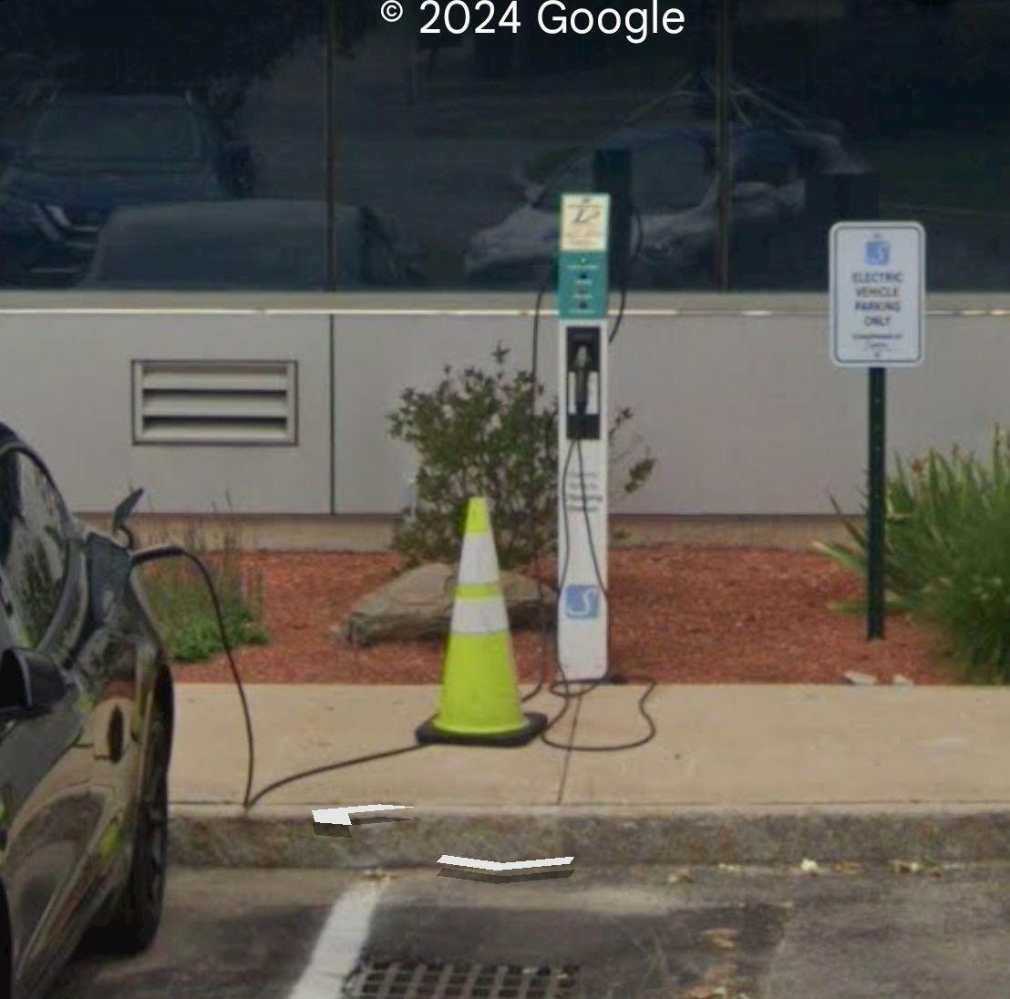 Signature Aviation MHT - Front Door | Manchester, NH | EV Station