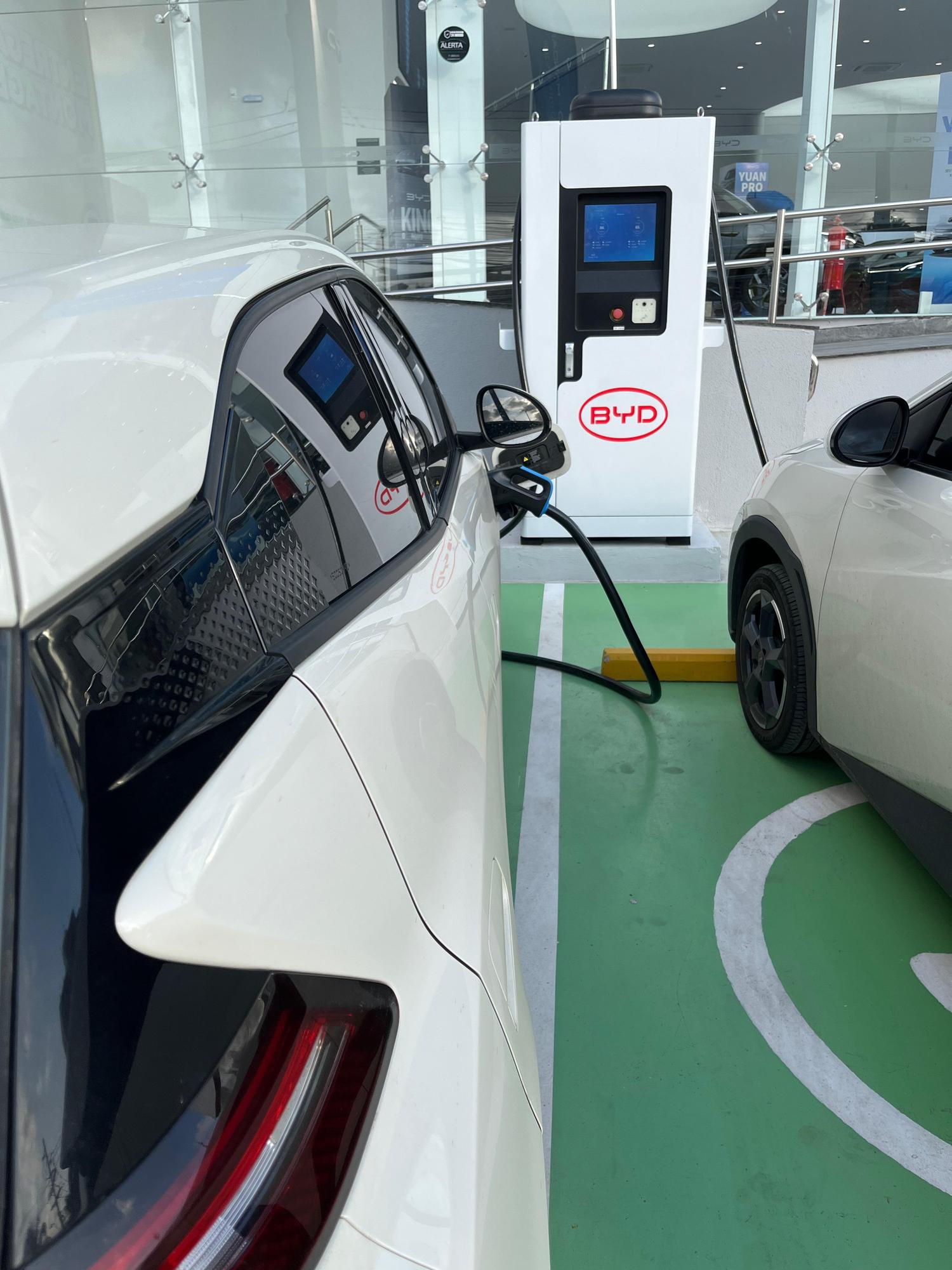 BYD Lauro de Freitas | Est do Côco, 3478 - Centro, Lauro de Freitas - BA, 42700-000 | EV Station