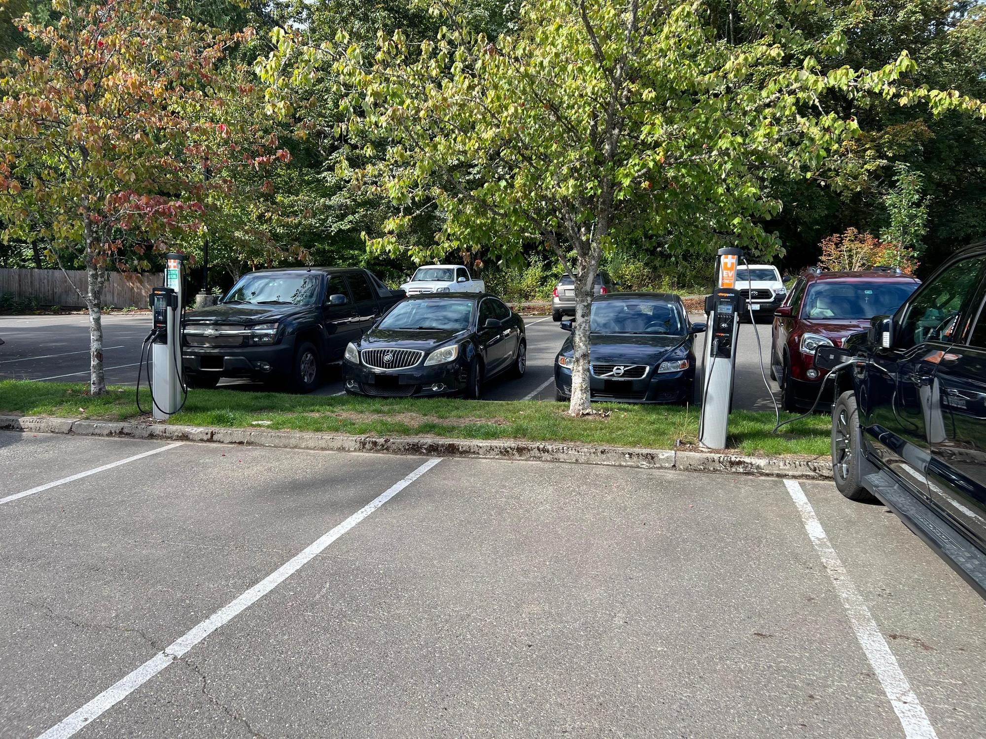 Fieldstone Rolling Bay | Bainbridge Island, WA | EV Station