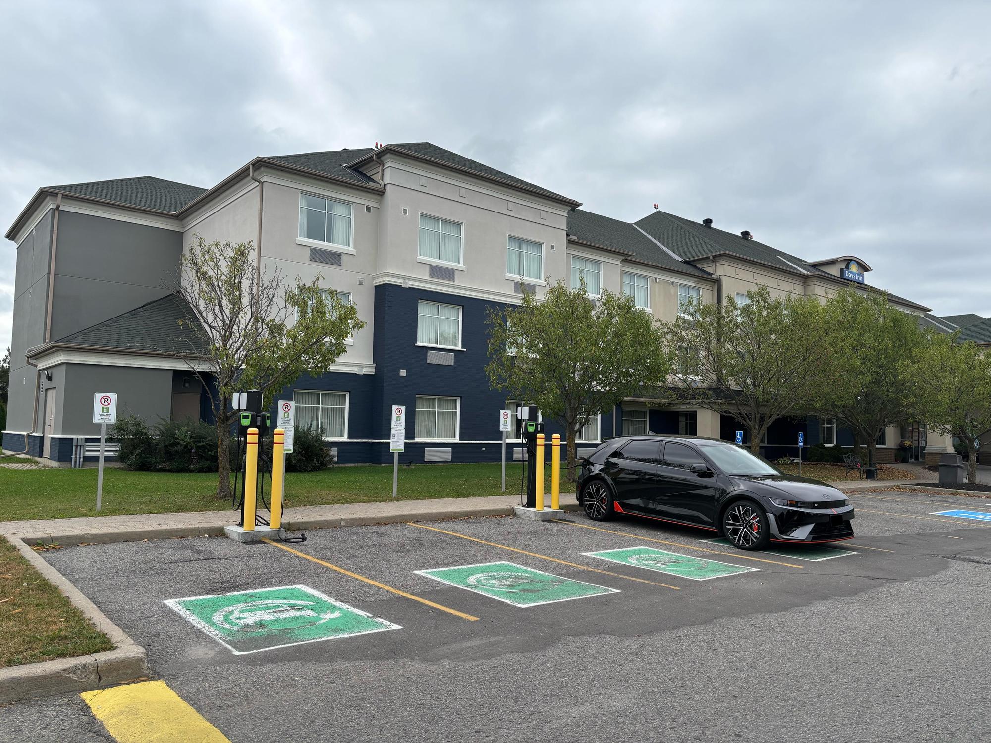 Days Inn by Wyndham Ottawa Airport | Ottawa, ON | EV Station