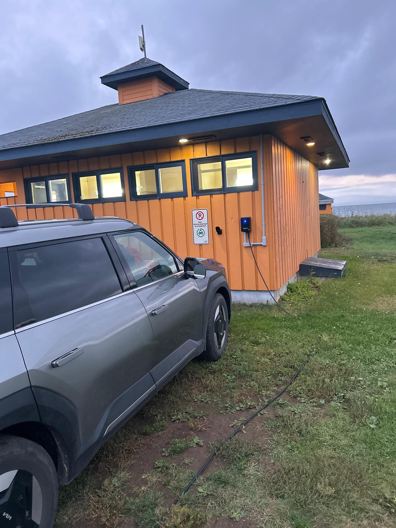 Bâtiment de service - camping | Carleton-sur-mer, QC | EV Station