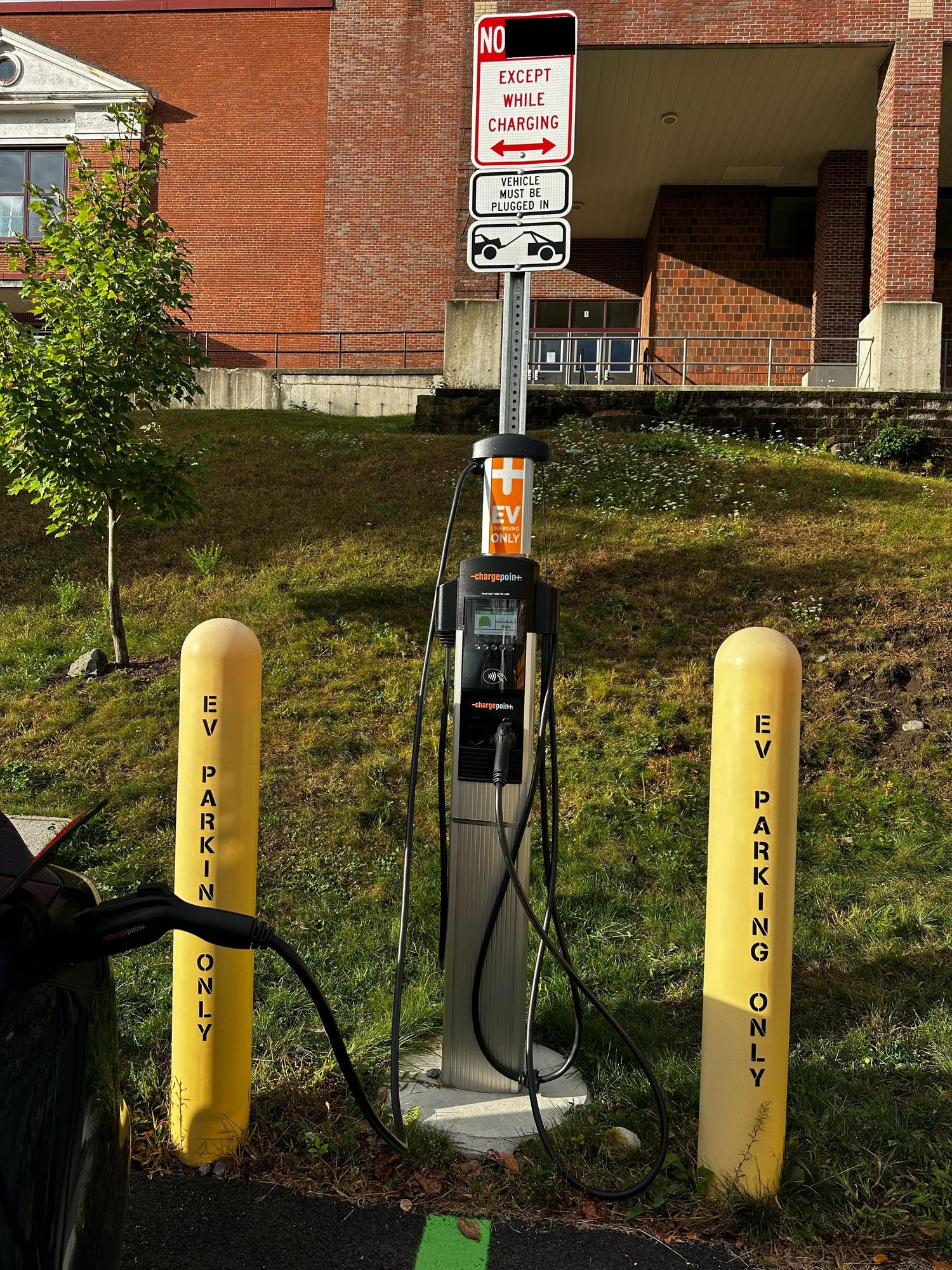 Ottoson Middle School | Arlington, MA | EV Station