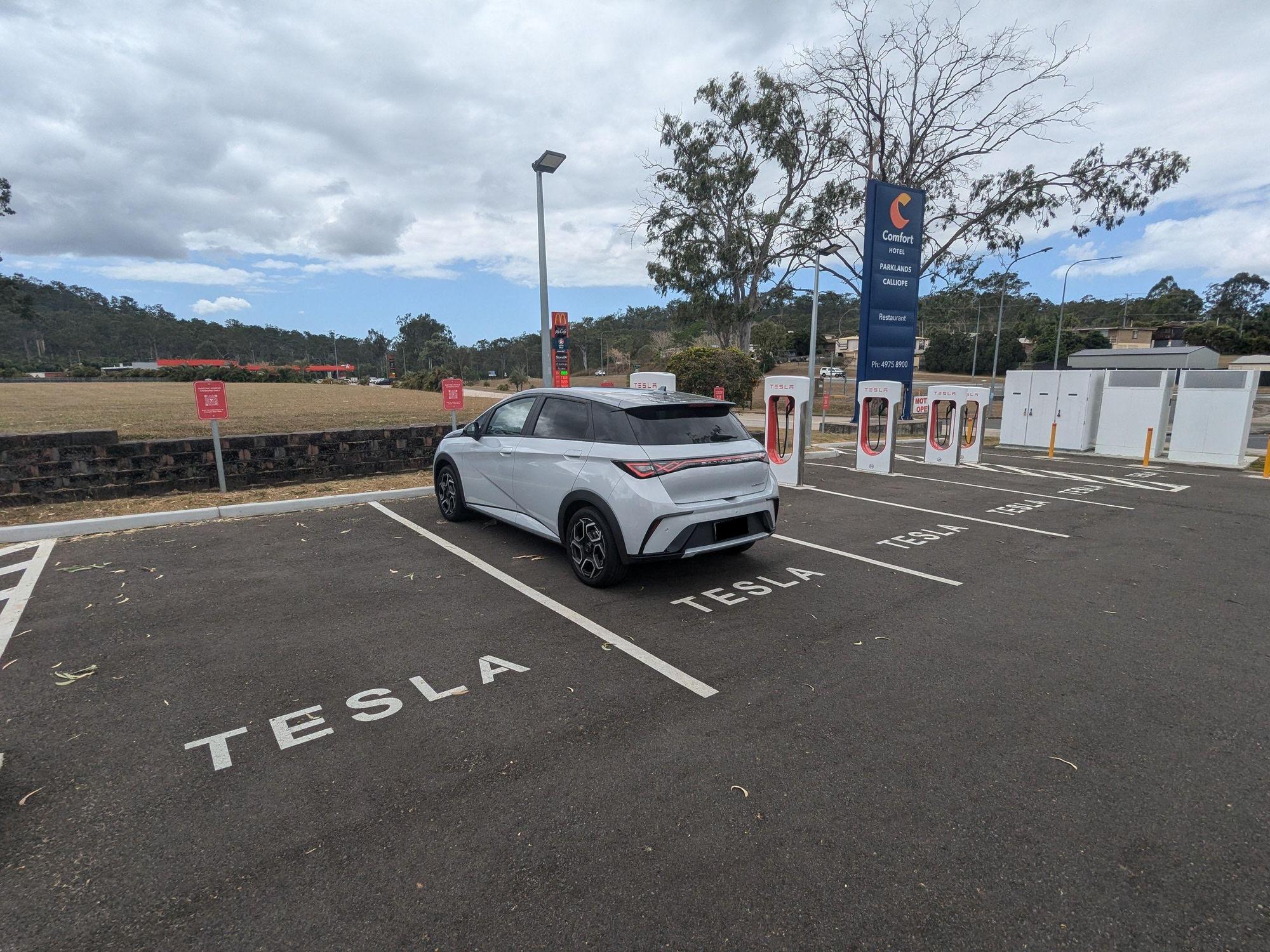 Comfort Hotel Parklands Calliope | Calliope, QLD | EV Station